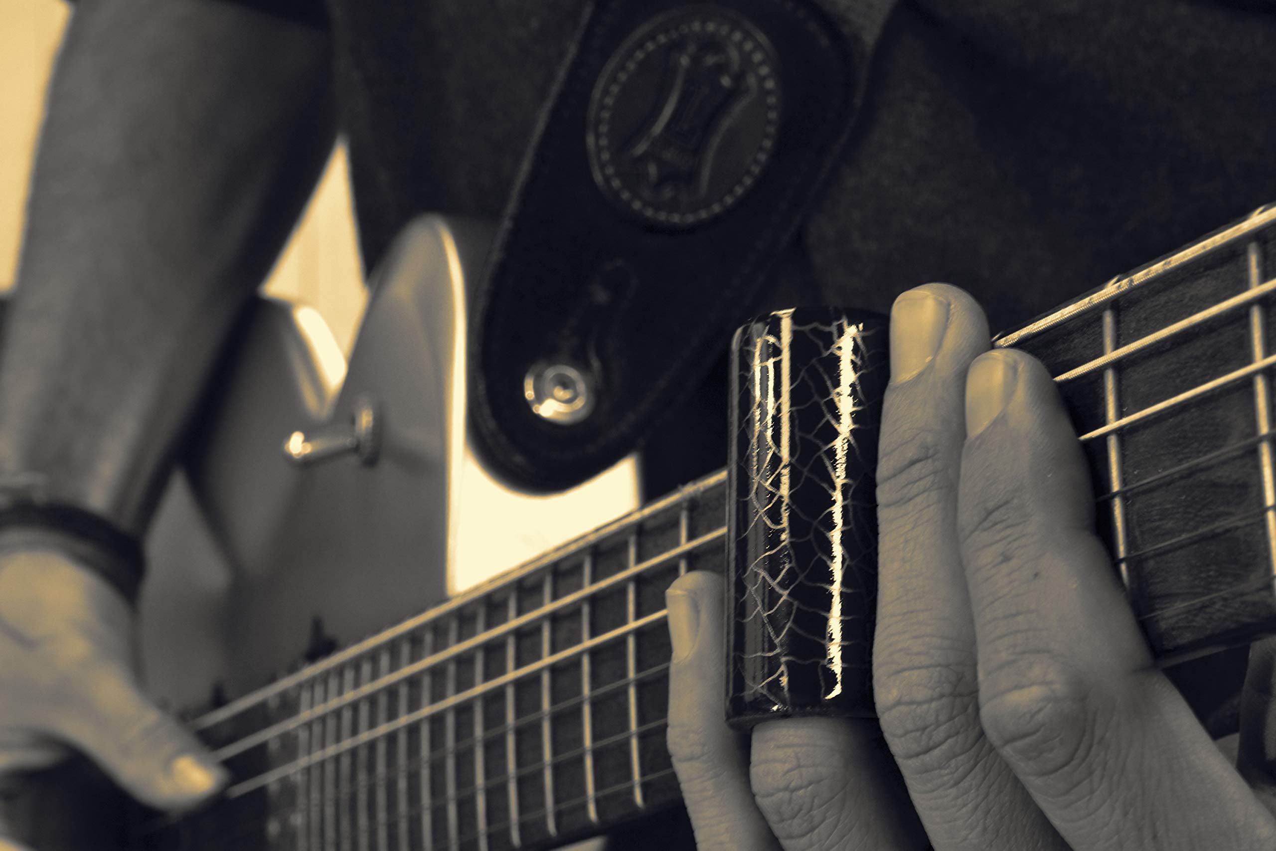 Jet Black Ceramic Guitar Slide (Medium)