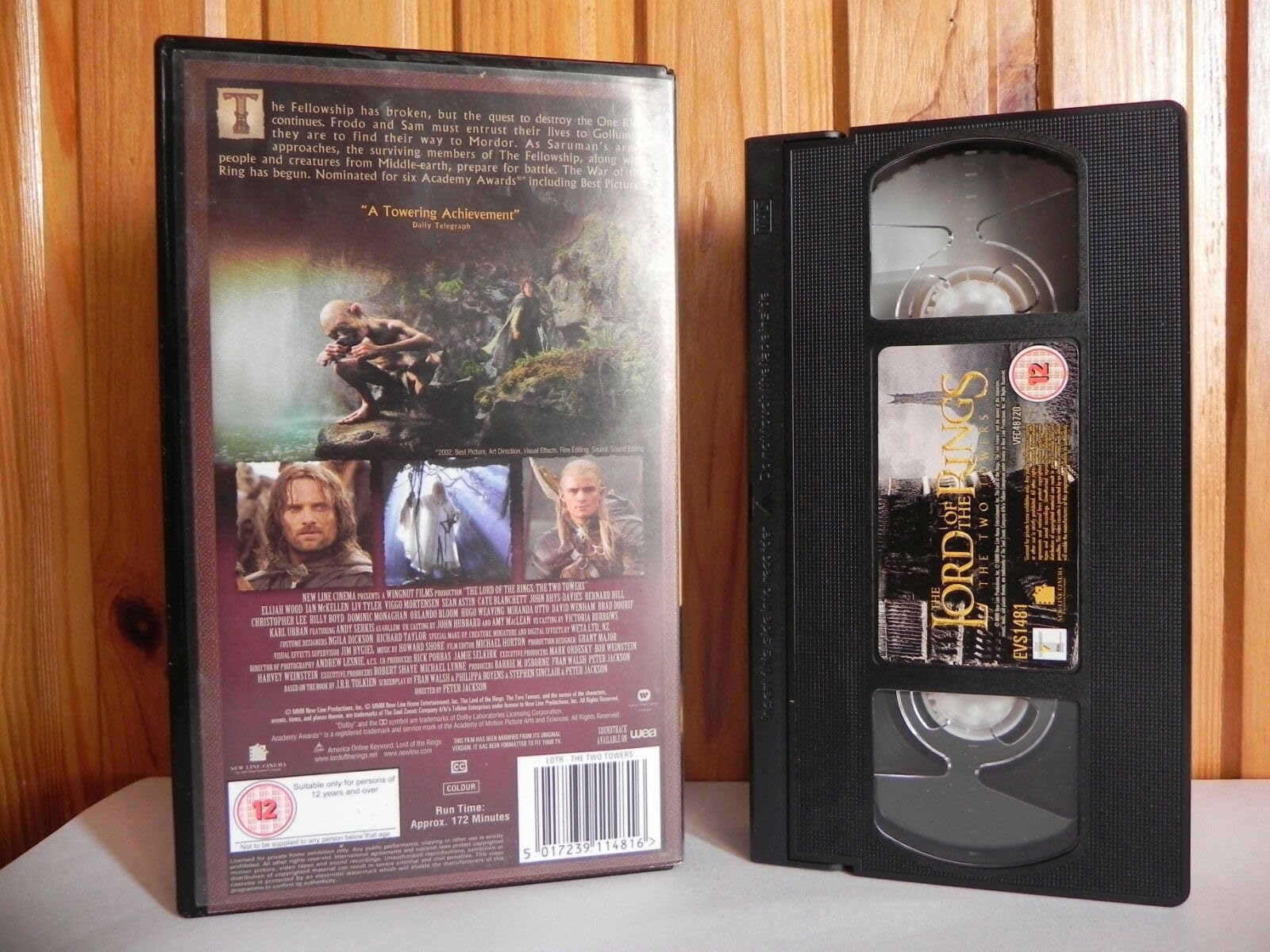 The Lord of the Rings: The Two Towers [VHS]