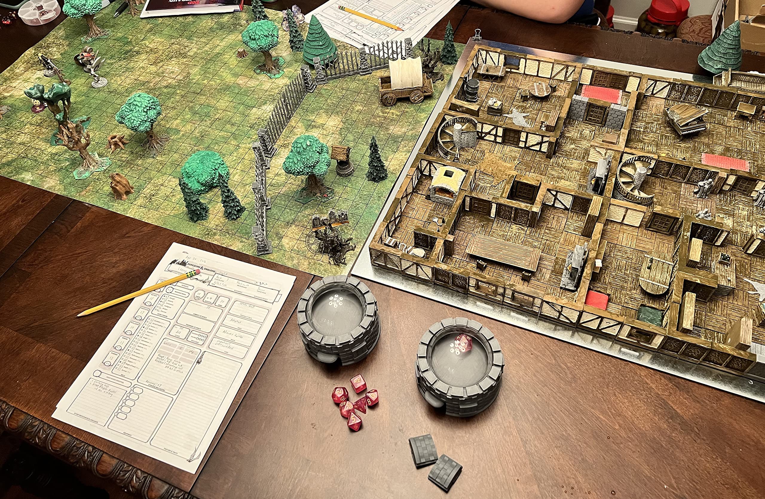 MunnyGrubbers - Castle Dice Popper V2 - Dice Jail - for TTRPG & Board Games - (Random 7PCS D20 Dice Set Included) - Dice Roller - Dice Tower - Dice Holder - Dungeons and Dragons - DND - (Gray)