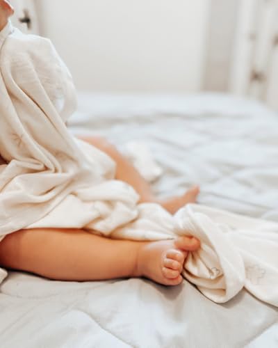 Woolino Baby Swaddle Blanket, 100% Merino Wool Receiving Blanket for Boys & Girls, Swaddles for Newborns 0-3 Months, Sheep