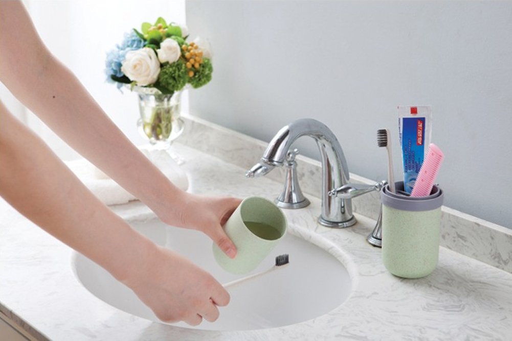 Travel Toothbrush Storage Box Portable Wash Cup Travel Wash Cup Case/Holder/Container Color Random