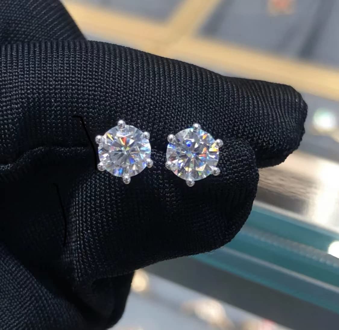 BLUE SAYING D Color VVS1 18K White Gold Moissanite Stud Earrings For Women.2Cts Each 1Carats Set…