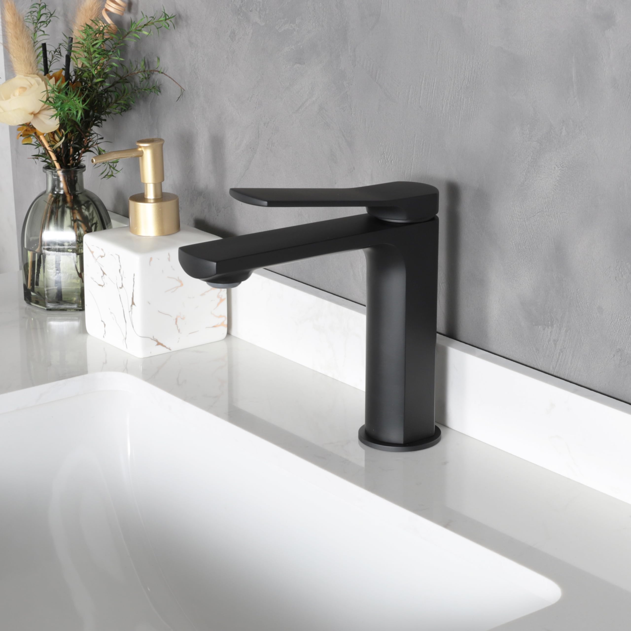 Galim Bathroom Faucets, Single Hole Sink Faucets for Bath & Kitchen, Heavy-Duty Single Handle Water Faucet, Brass Cartridge, Modern Top Mounted Design, Suitable for Hot and Cold Water, Matte Black