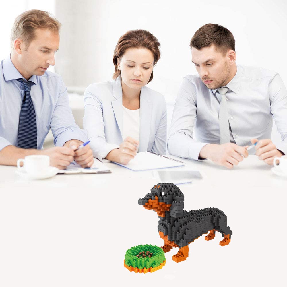 ISeeSee Micro Mini Blocks Dog Building Animal Set DIY 3D Building Toy Bricks for Kids or Adult Dachshunds 898PCS