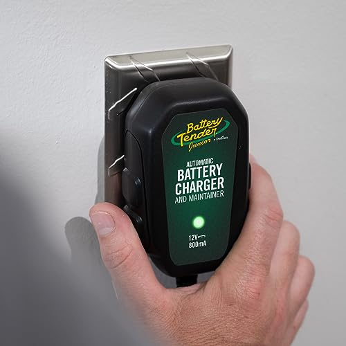 Battery Tender Junior 12V, 800mA Battery Charger and Maintainer