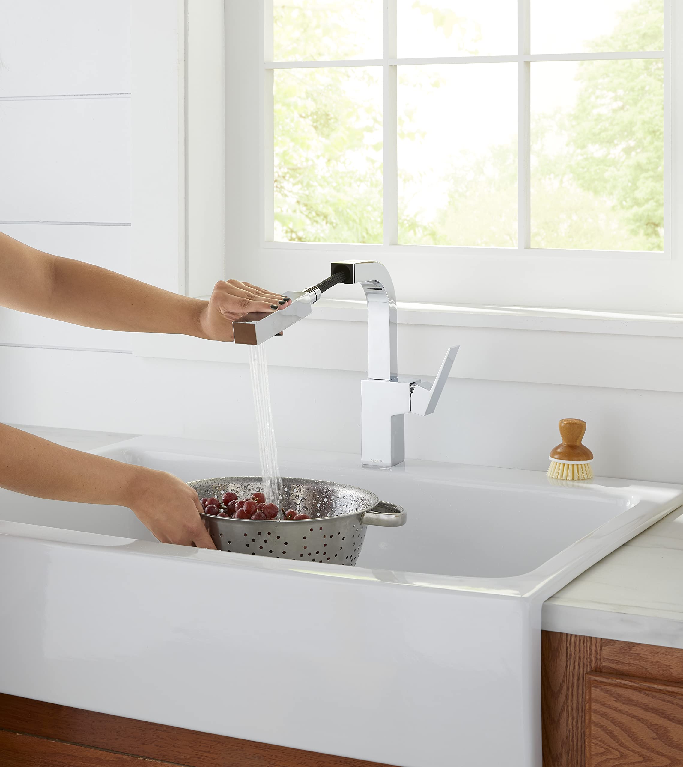 Danze Mid-Town Single Handle Pull-Out Kitchen Faucet with Snapback Retraction, Chrome