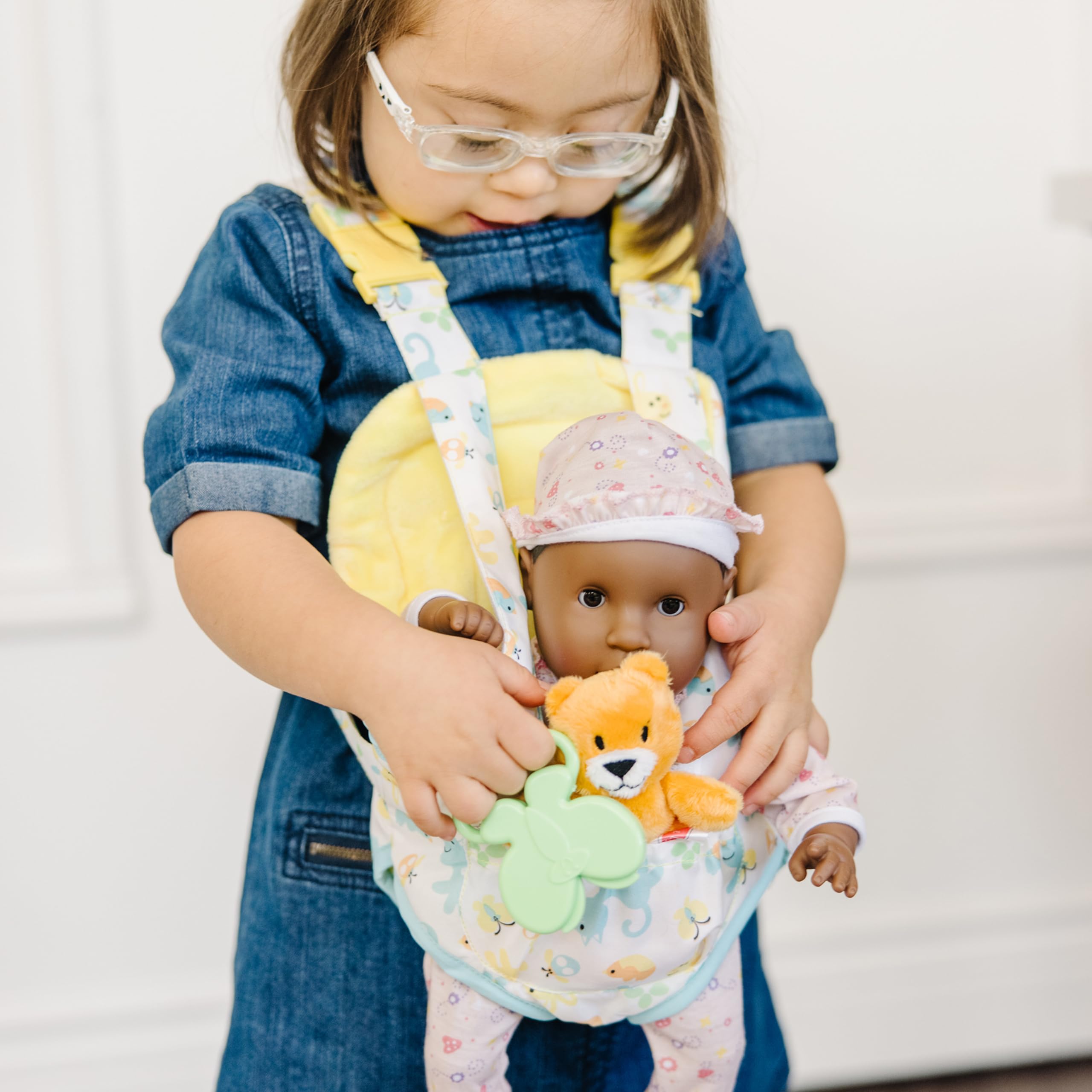 Melissa & Doug Mine to Love Carrier Play Set for Baby Dolls with Toy Bear, Bottle, Rattle, Activity Card, 14.25 x 8.25 x 2.5
