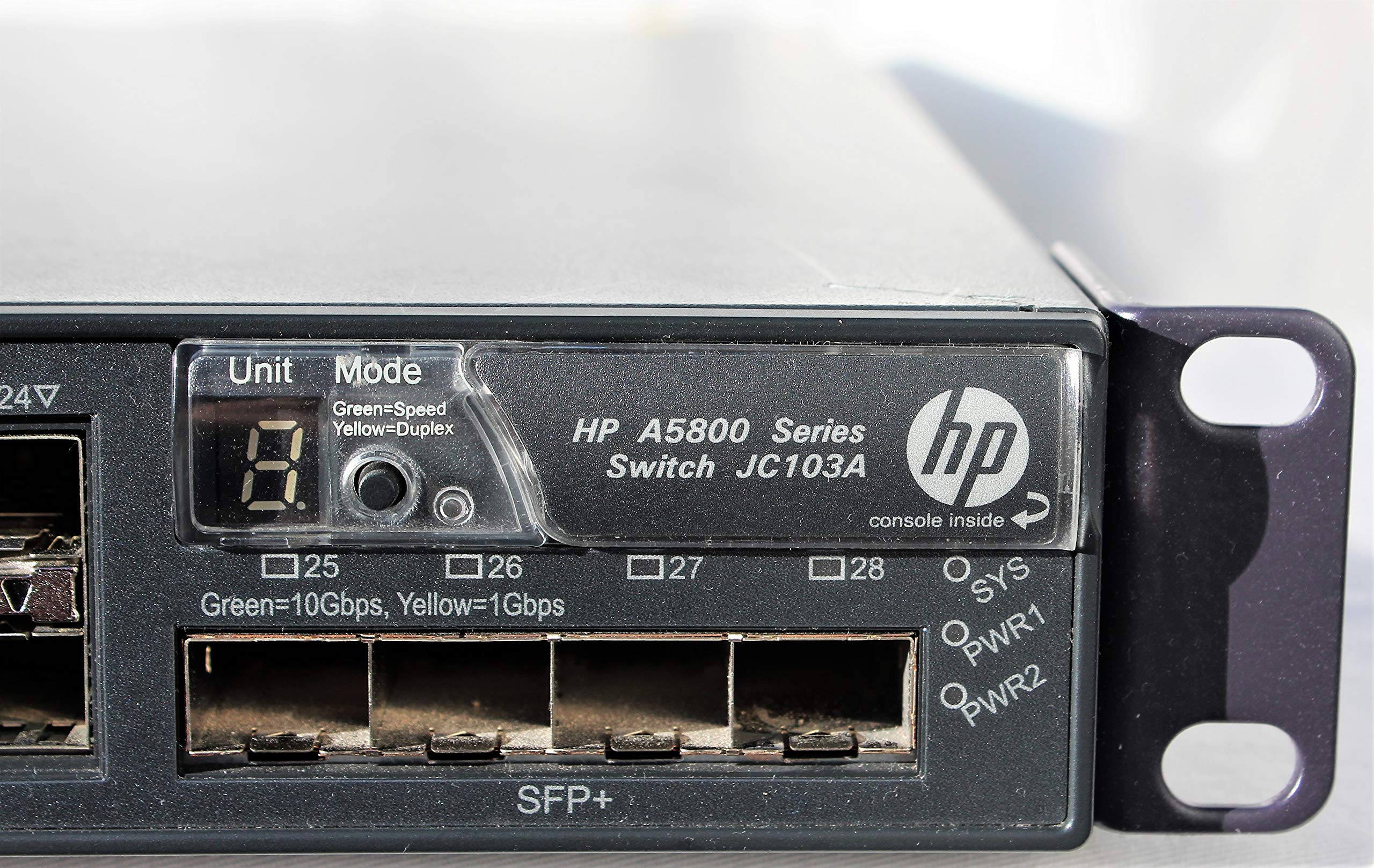 HP JC103A 5800-24G-SFP Switch - Switch - managed - 24 x Gigabit SFP + 4 x Gigabit SFP / 10 Gigabit SFP+ - rack-mountable