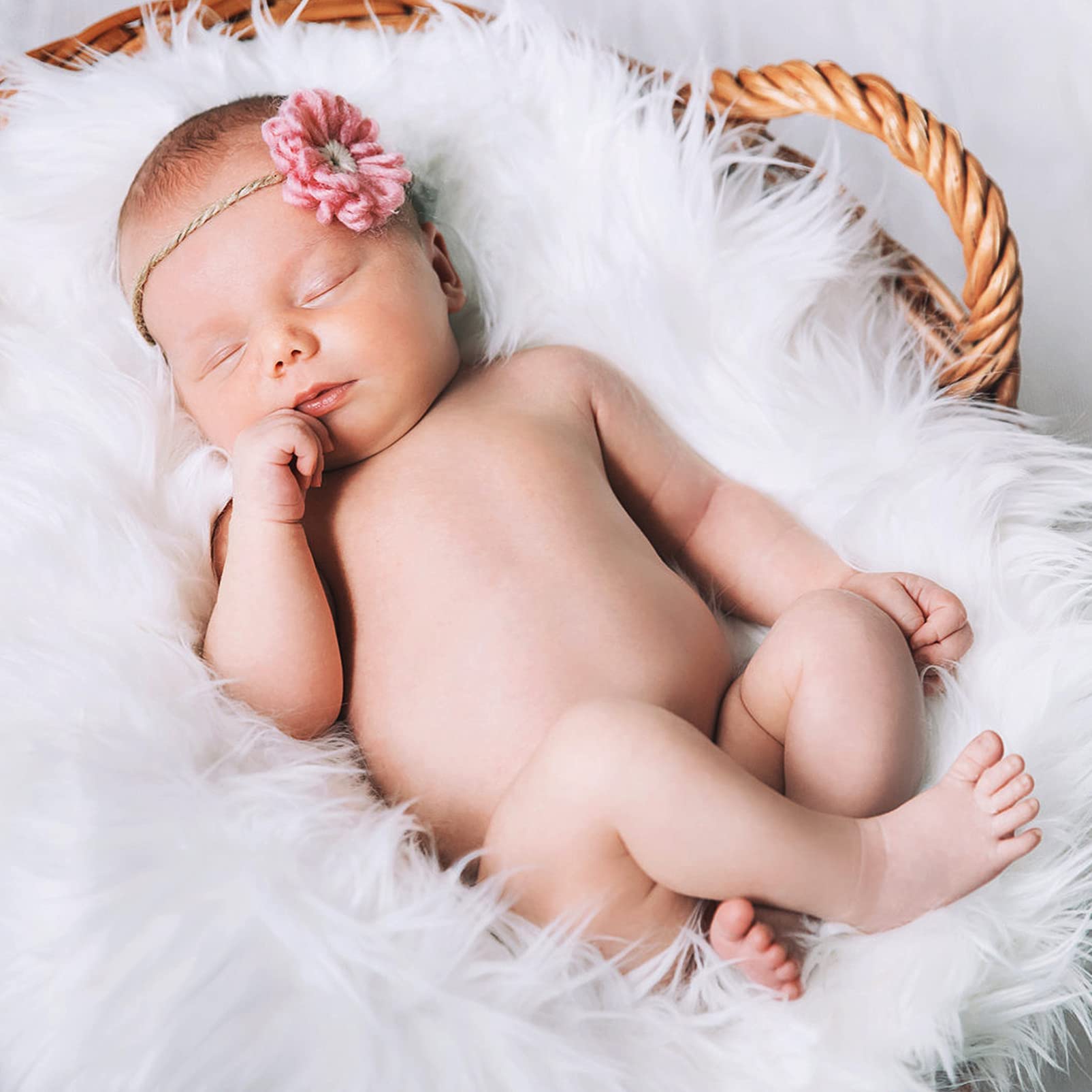 OULII Baby Photo Props Soft Fur Quilt Photographic Mat DIY Newborn Baby Photography Wrap-Baby Photo Props Favors (White)