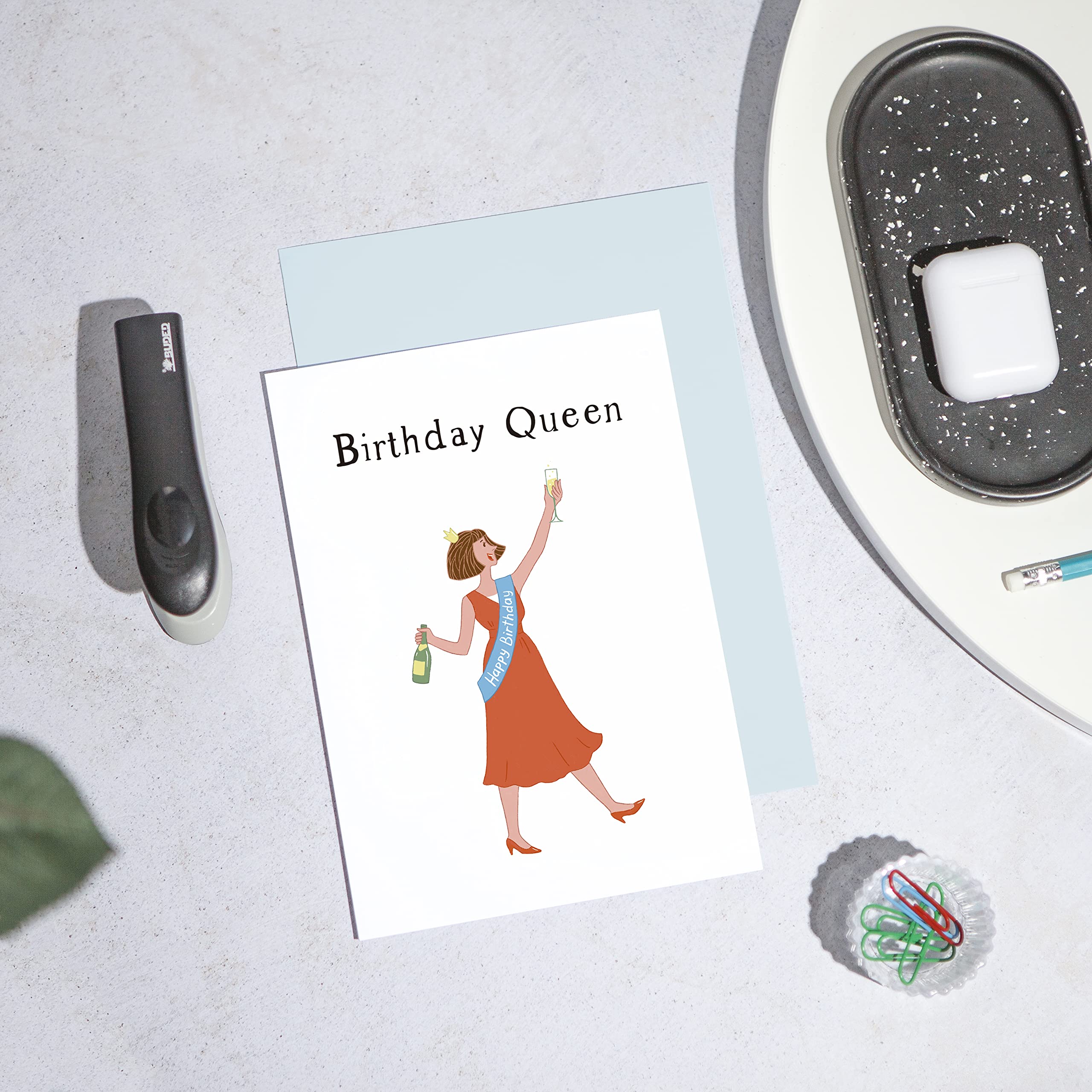 Huxters ‘Birthday Queen’ A5 Happy Birthday Card for her - Sassy and Unique Gifts for Her - Includes Envelope - Fun Slogan Illustrated Greetings Card, FSC Certified Paper