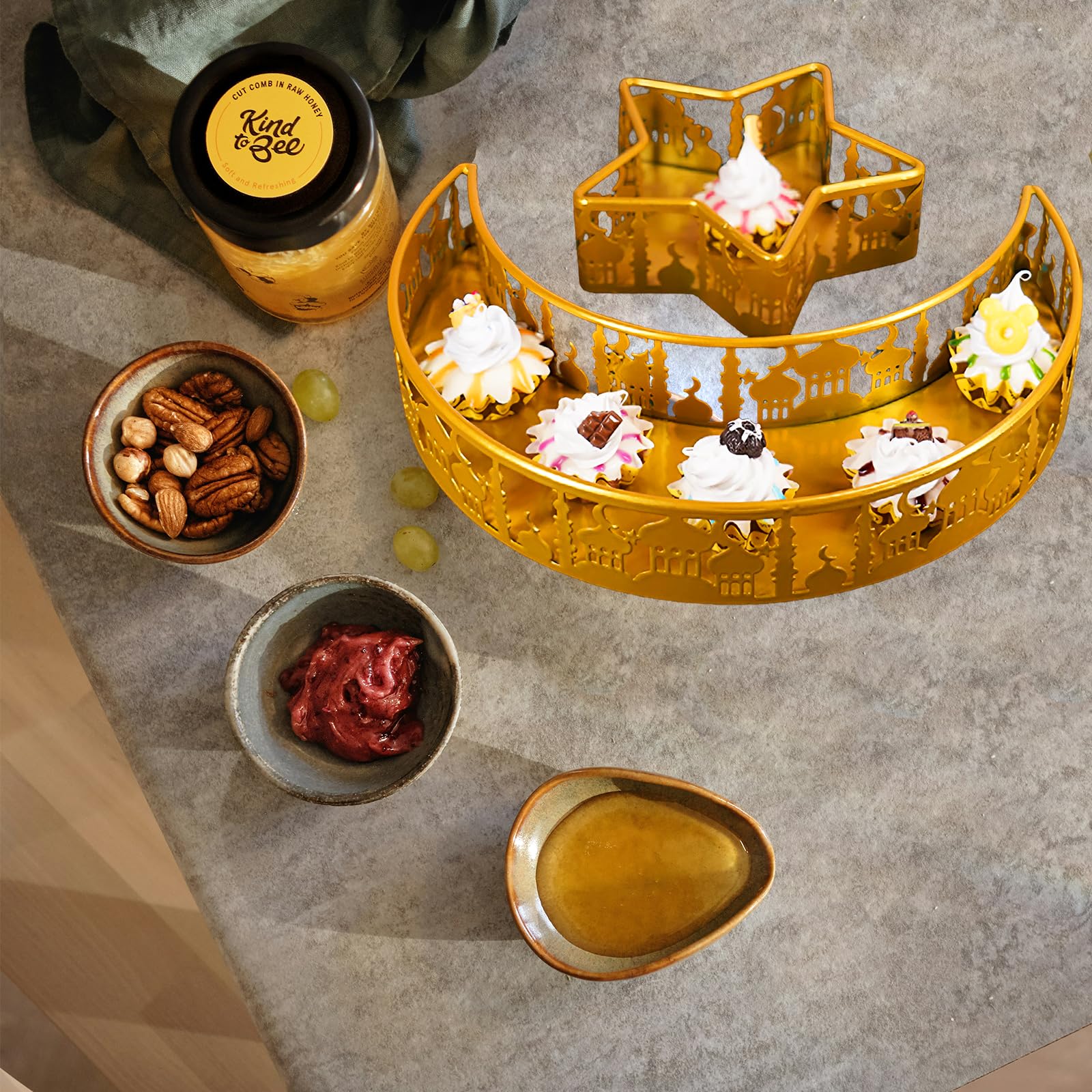 AOCEAN 2 Pcs Golden Ramadan Serving Tray Elegant Eid Mubarak Dessert Plate with Moon and Star Design Stylish Food Container for Ramadan Table Decor and Festive Gatherings (Carve)