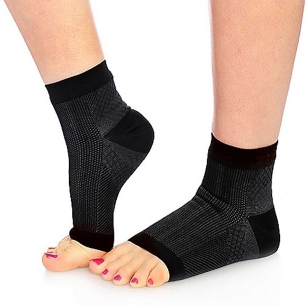 BcurbSox Ankle Sleeve Plantar Fasciitis for Men Women Foot Heel Arch Support Ankle Compression Socks Reduce Swelling Joint Pain Injury Recovery Achilles Tendon (Black - 1 Pair, Small/Medium)