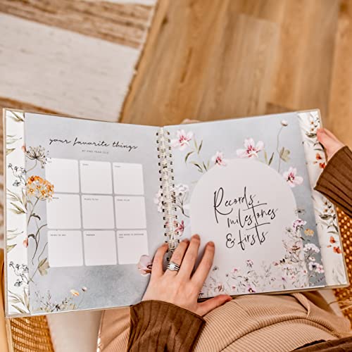 Peachly Baby Memory Book | Minimalist First Year Keepsake for Milestone | Simple Baby Scrapbook Books for Girl | 60 Pages Beige Linen - Fleur