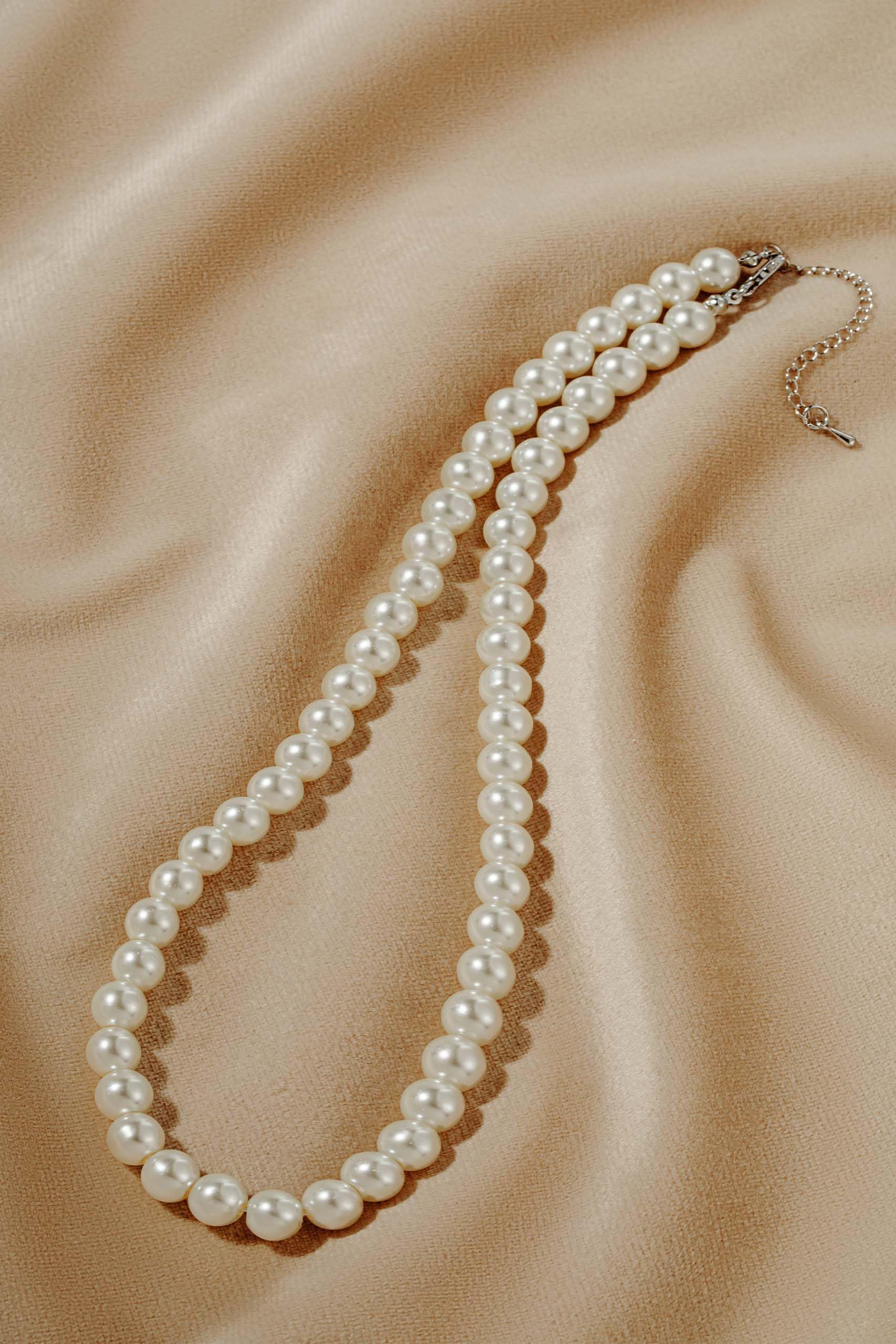 BABEYOND Round Imitation Pearl Necklace Wedding Pearl Necklace for Brides (Diameter of Pearl 8mm)