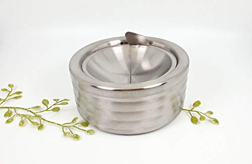 Grooved Silver Classic Metal Ashtray with a Lid for Cigarettes - Windproof Outdoor Ashtrays Can Patio Outdoor Indoor Decorative Fancy Ash Tray