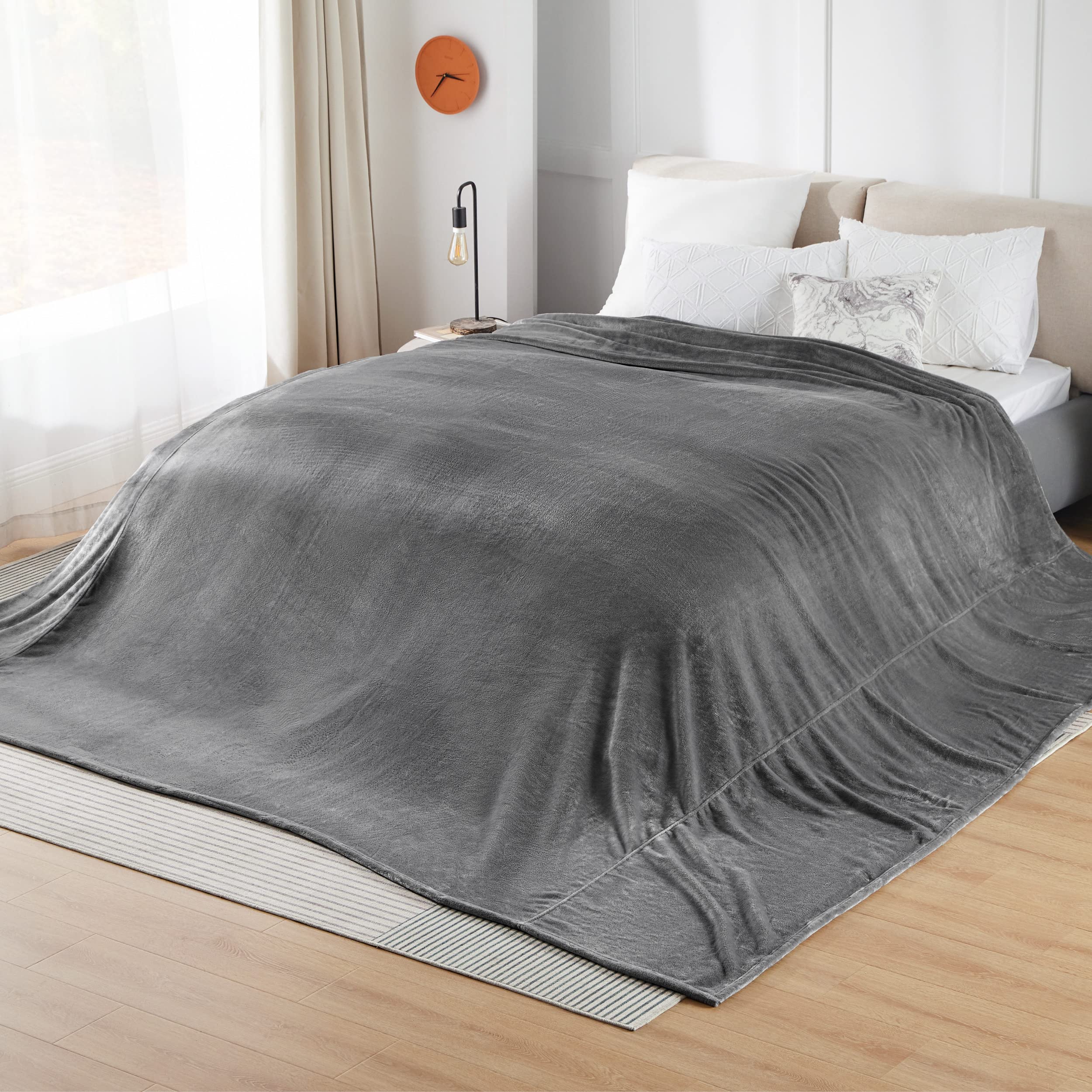 Bedsure Oversized King Fleece Blanket 120"x120" - Soft Cozy Extra Large Throw Blankets for Bed, Sofa, Couch, Travel, Camping,California King Warm Blanket in Winter 10x10