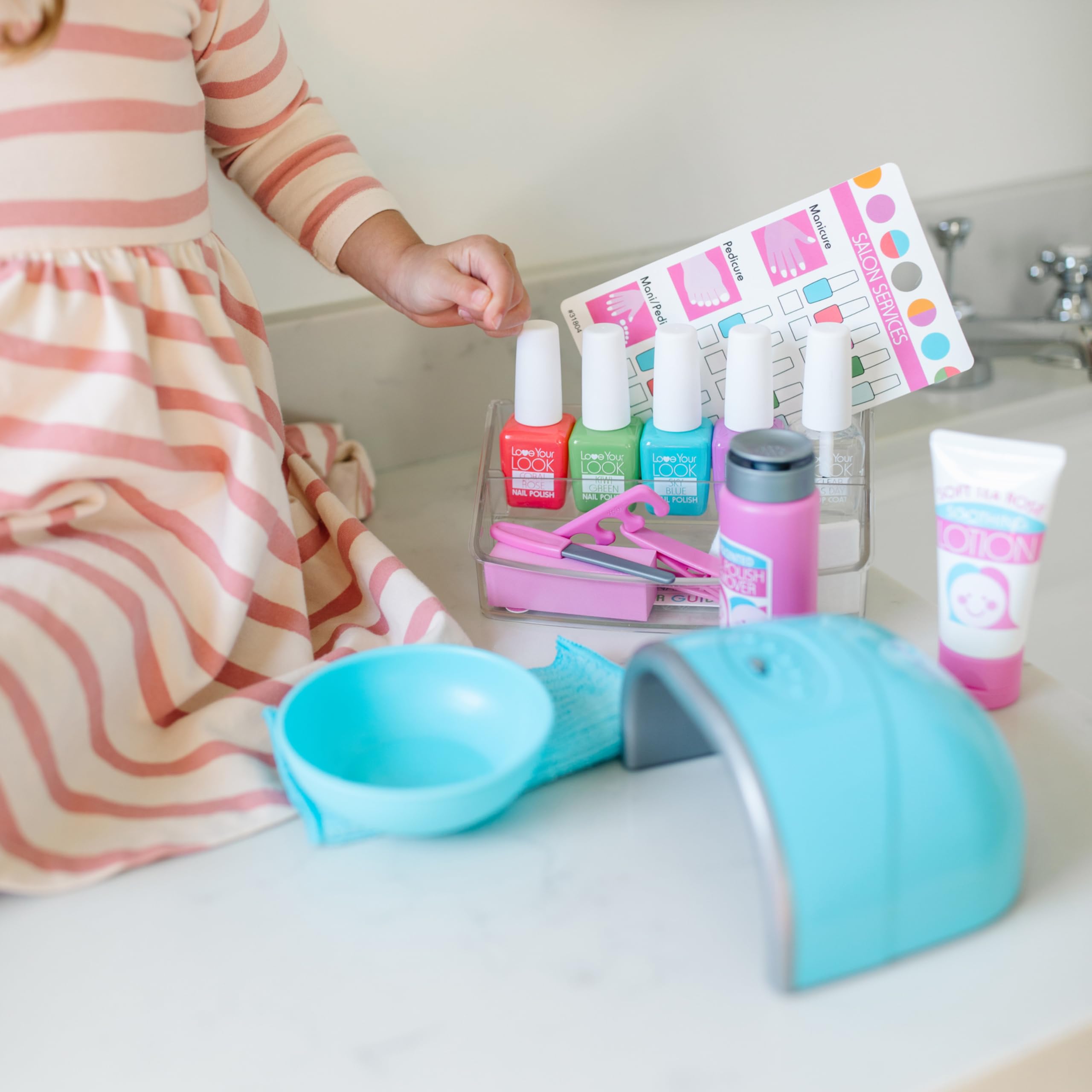 Melissa & Doug Love Your Look Pretend Nail Care Play Set β 20 Pieces for Mess-Free Play Mani-Pedis (DOES NOT CONTAIN REAL COSMETICS) , Pink