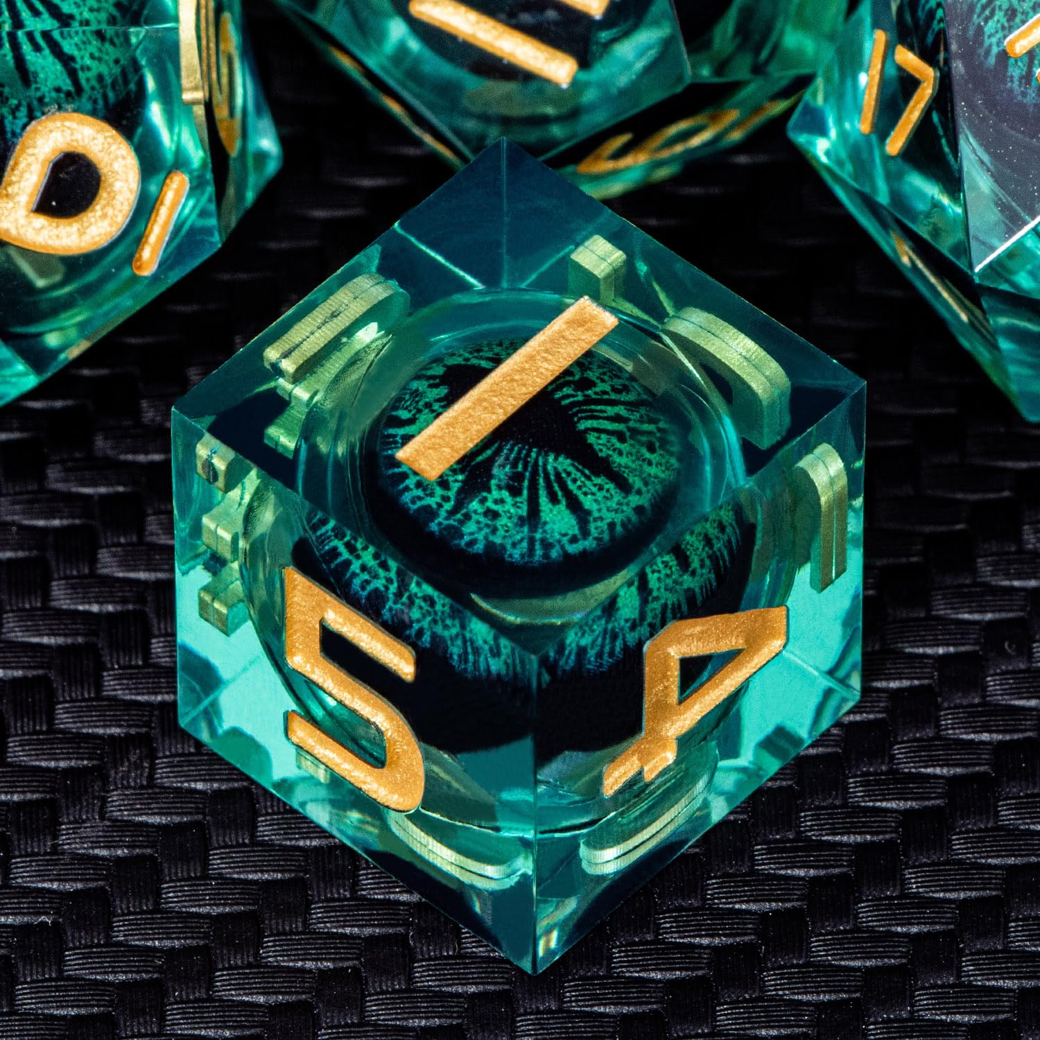 ARUOHHA Dragon Eye DND Dice, Green Resin Sharp Edged Dice Set with Gift Box, Dungeons and Dragons Liquid Core Dice RPG Handmade Polyhedral D&D Dice Role Playing Game D and D Dice D20 D12 D10 D8 D6 D4