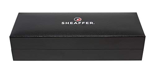Sheaffer 100 - Refillable fountain pen, fine nib, glossy black lacquer finish, gold tone trim