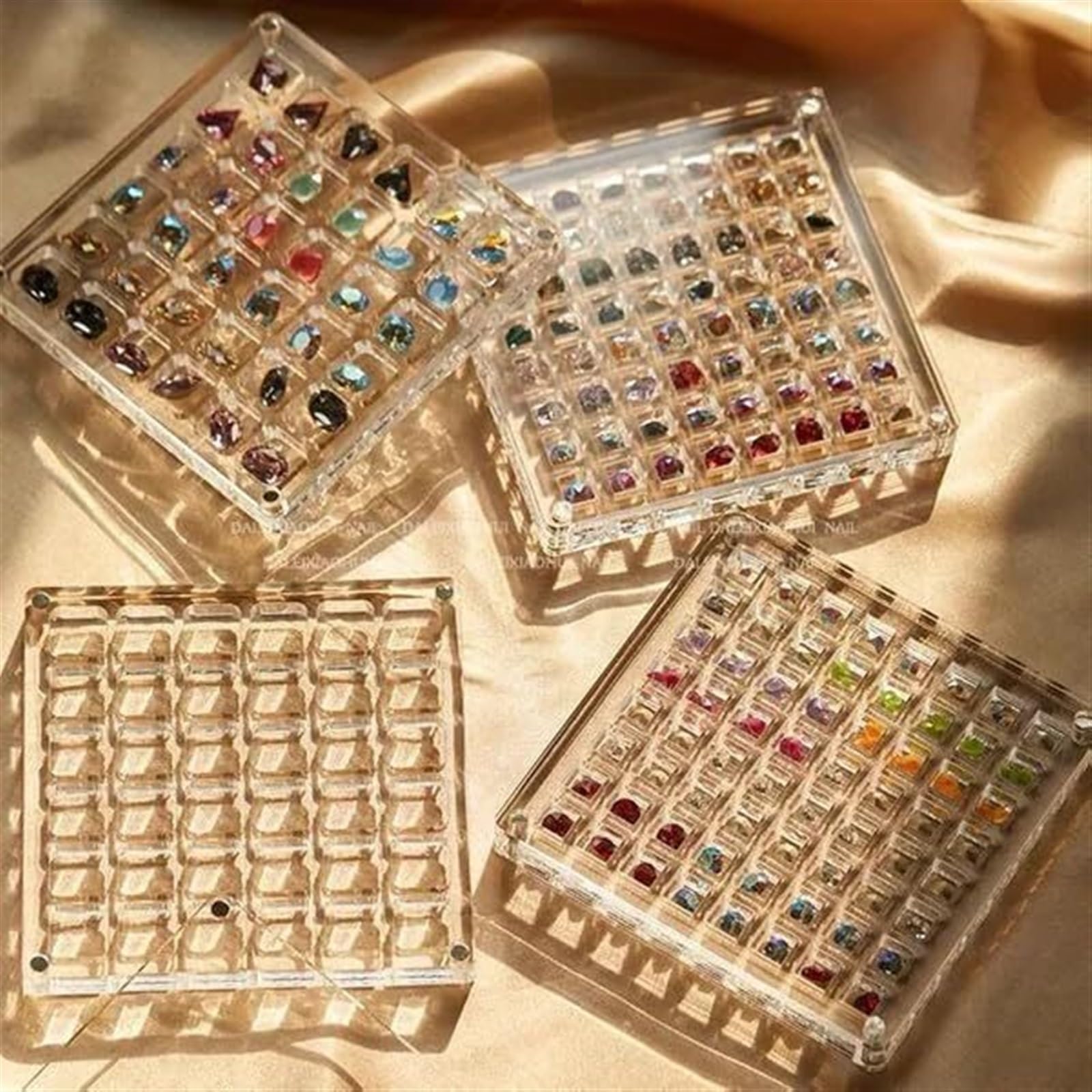 SISIRONG Acrylic Magnetic Seashell Display Box,2024 New 36/64/100 Grids Clear Acrylic Seashell Display Box,Small Craft Organizers Container for Bead, Nail, Jewelry ( Color : 100 Grids ), 1233344