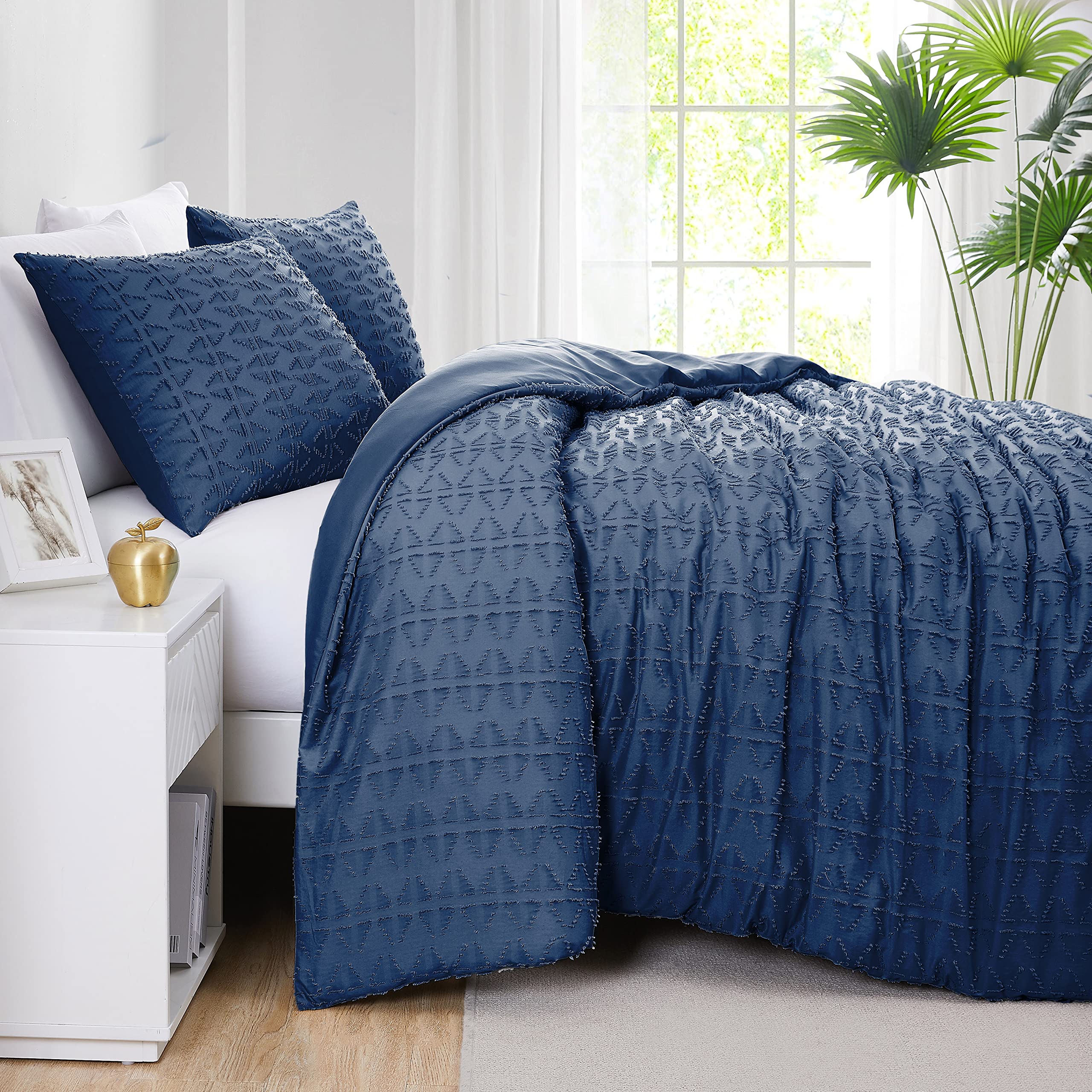 Southshore Fine Living, Inc. Oversized Clipped Jacquard Tufted Full/Queen Boho Duvet Cover with Zipper and Corner Ties, Easy Care 3-Piece Queen Duvet Cover Set with Two Matching Shams, Bali Navy Blue