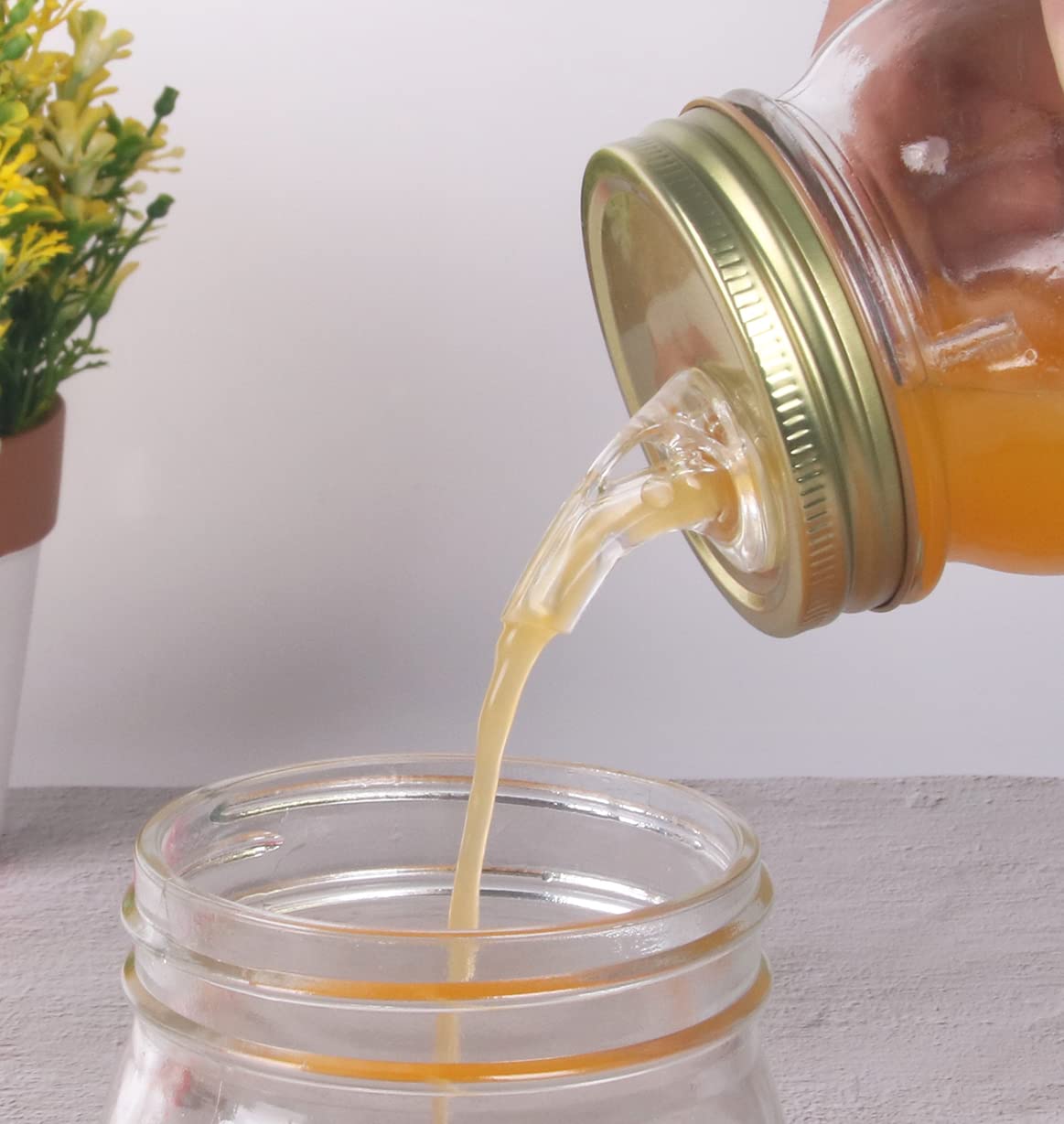 Mason Jar Pour Spouts. free flow Mason Jar Pour Spouts, mason jar for spout regular mouth size 70mm dispenser germination cover. Suitable for any liquid. Leak-Proof,Gold (2-Pack + 2 Black Lid Caps)