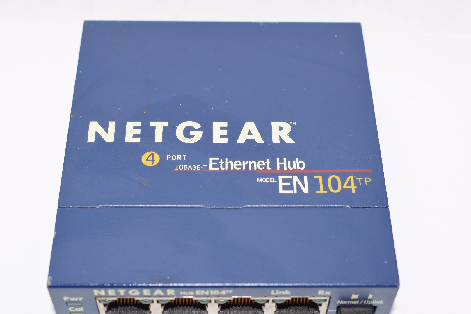 Netgear EN104TP 4-Port 10 Mbps Ethernet Hub RJ-45 with Uplink Button