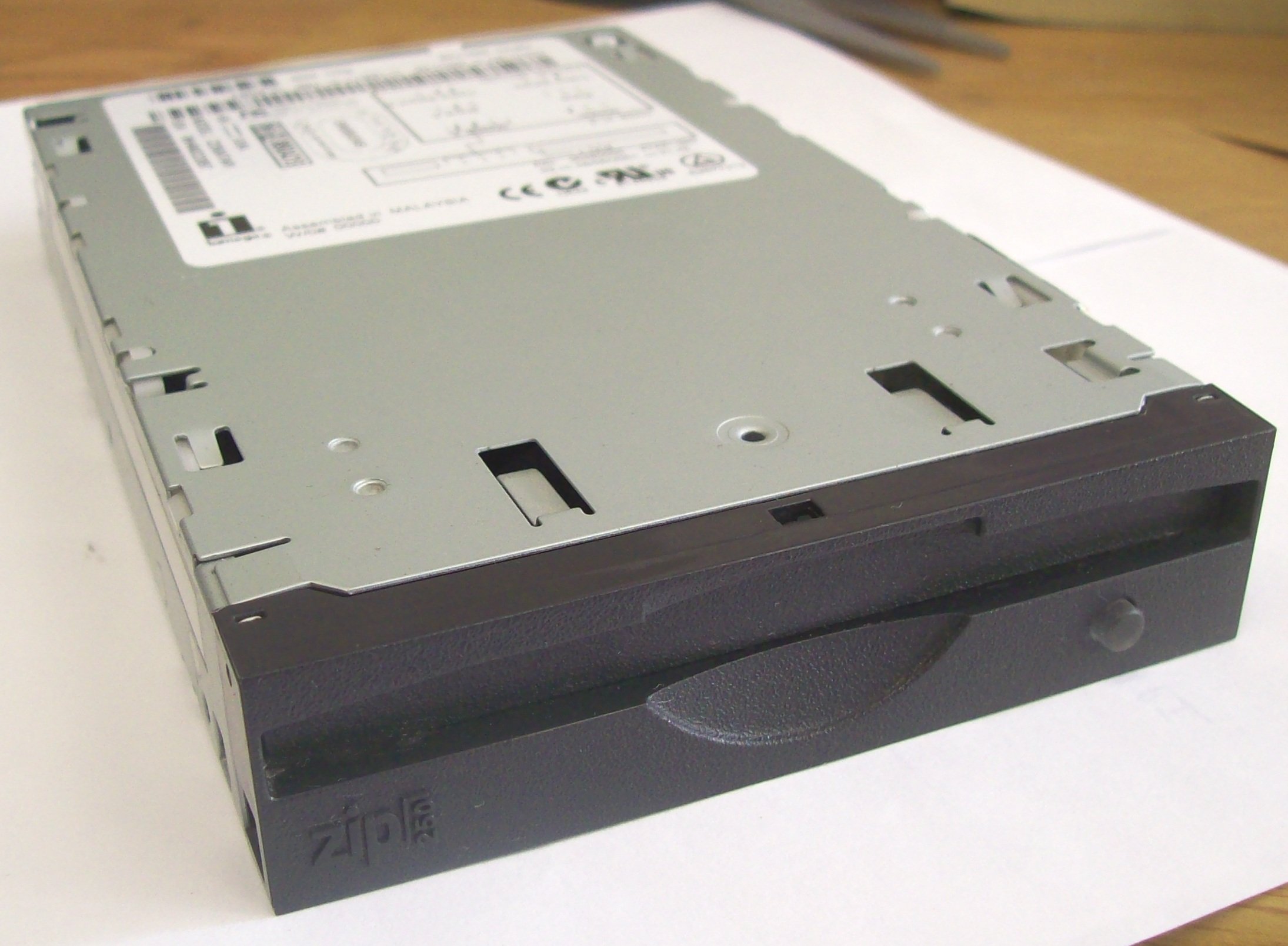 Iomega Zip Drive Z250ATAPI IDE/ATA 250MB 250 MB Black