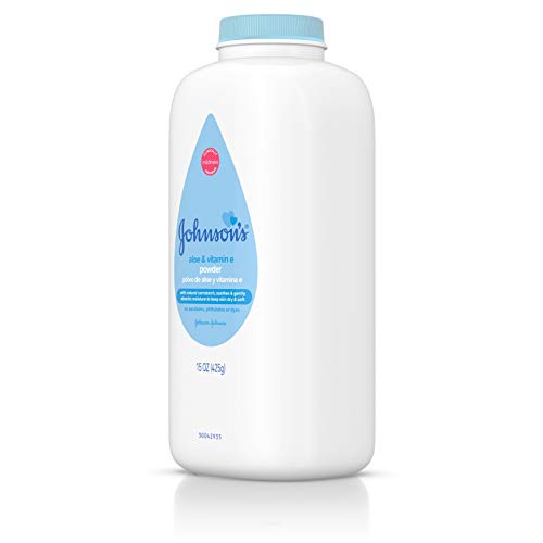 Johnson's Baby Powder with Naturally Derived Cornstarch Aloe & Vitamin E, Hypoallergenic, 15 oz