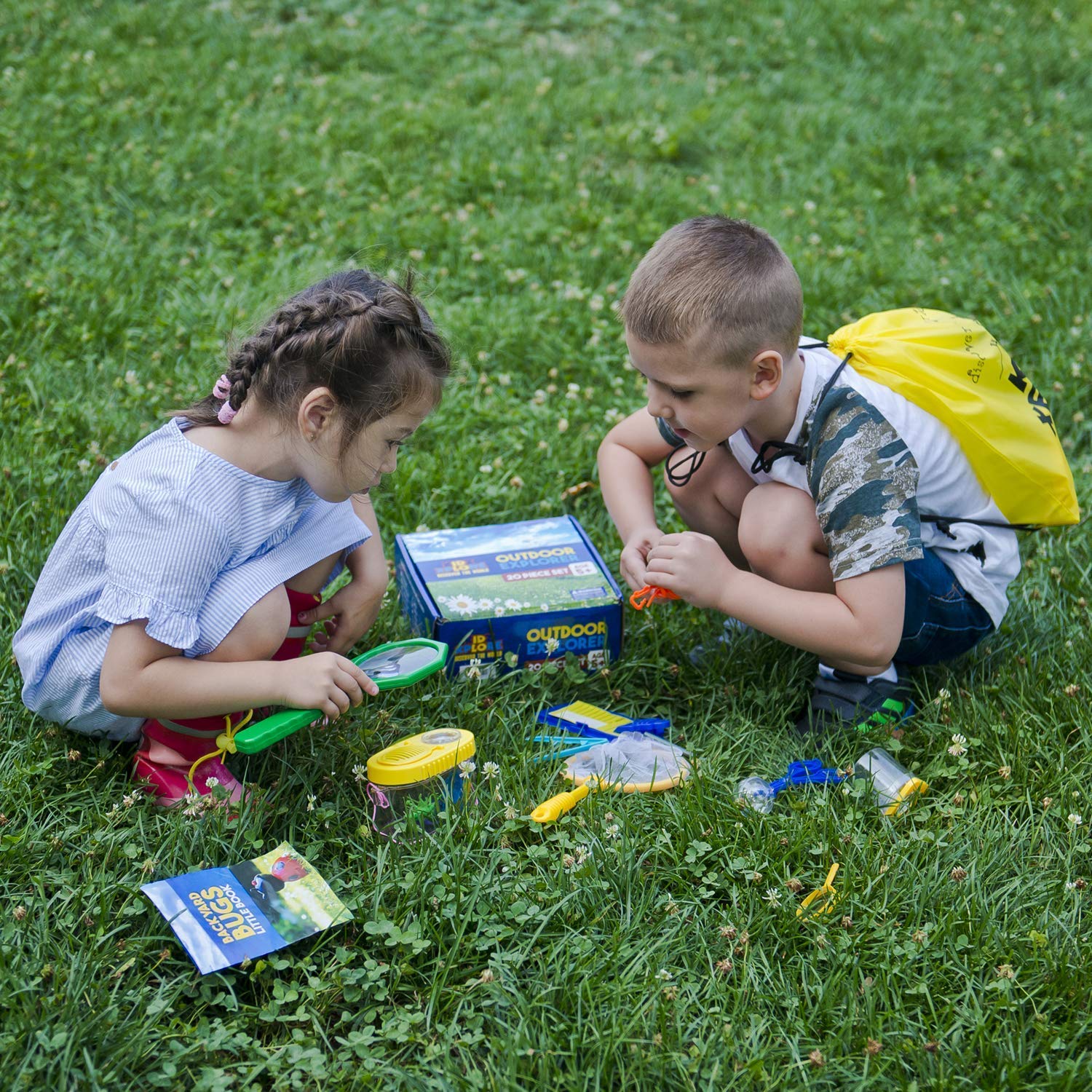 Kidz Xplore Outdoor Explorer Set - Bug Catching Kit Nature Exploration Children Outdoor Games Mini Binoculars Kids, Compass, Whistle, Magnifying Glass, Adventure, Hunting, Hiking Educational Toy