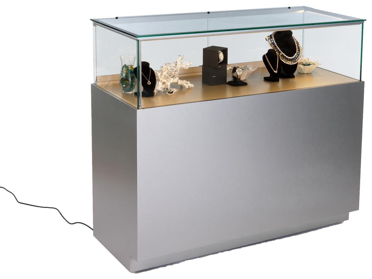 Displays2go Glass Merchandise Counter, Laminated MDF, Tempered Glass – Silver (GTLEDQ4SLV)