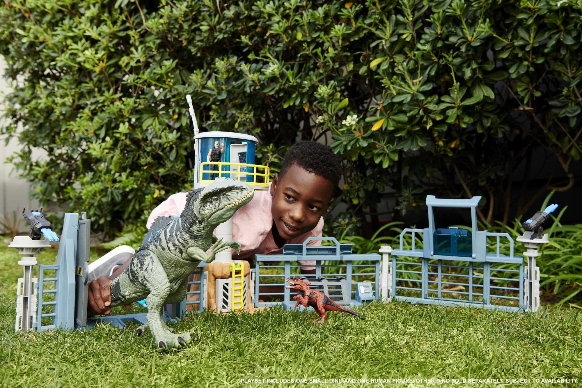 Mattel Jurassic World Dominion Strike 'n Roar Dinosaur Action Figure, Giganotosaurus Green Dino Toy with Striking Motion & Sounds