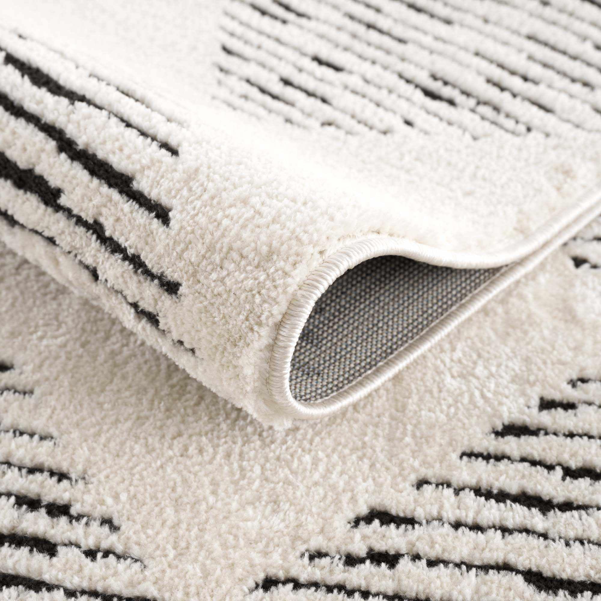 BoutiqueRugs Fauci Farmhouse Area Rug - Cream, Black White - 6'7" x 9'