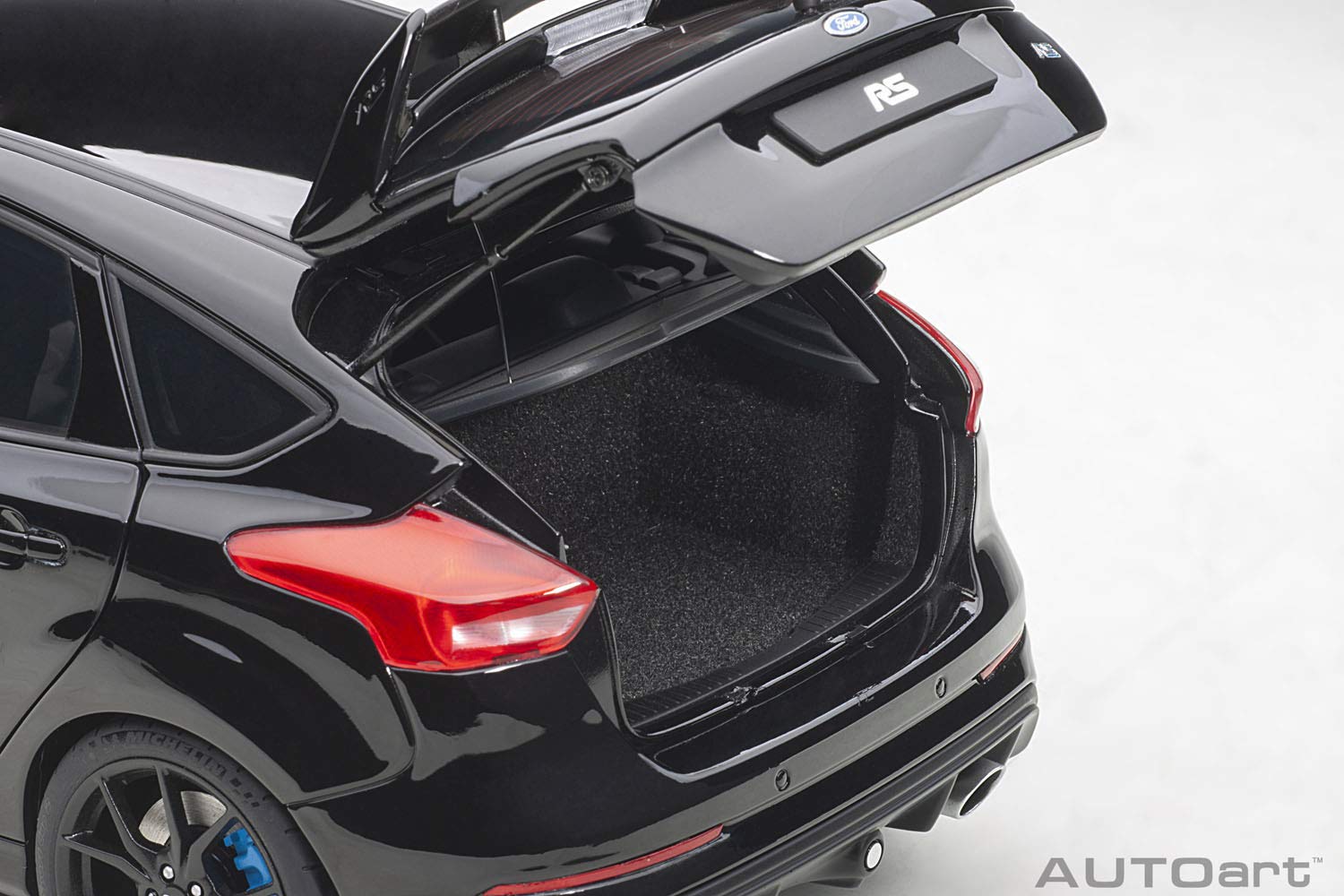 Autoart 2016 Ford Focus RS Shadow Black 1/18 Model Car