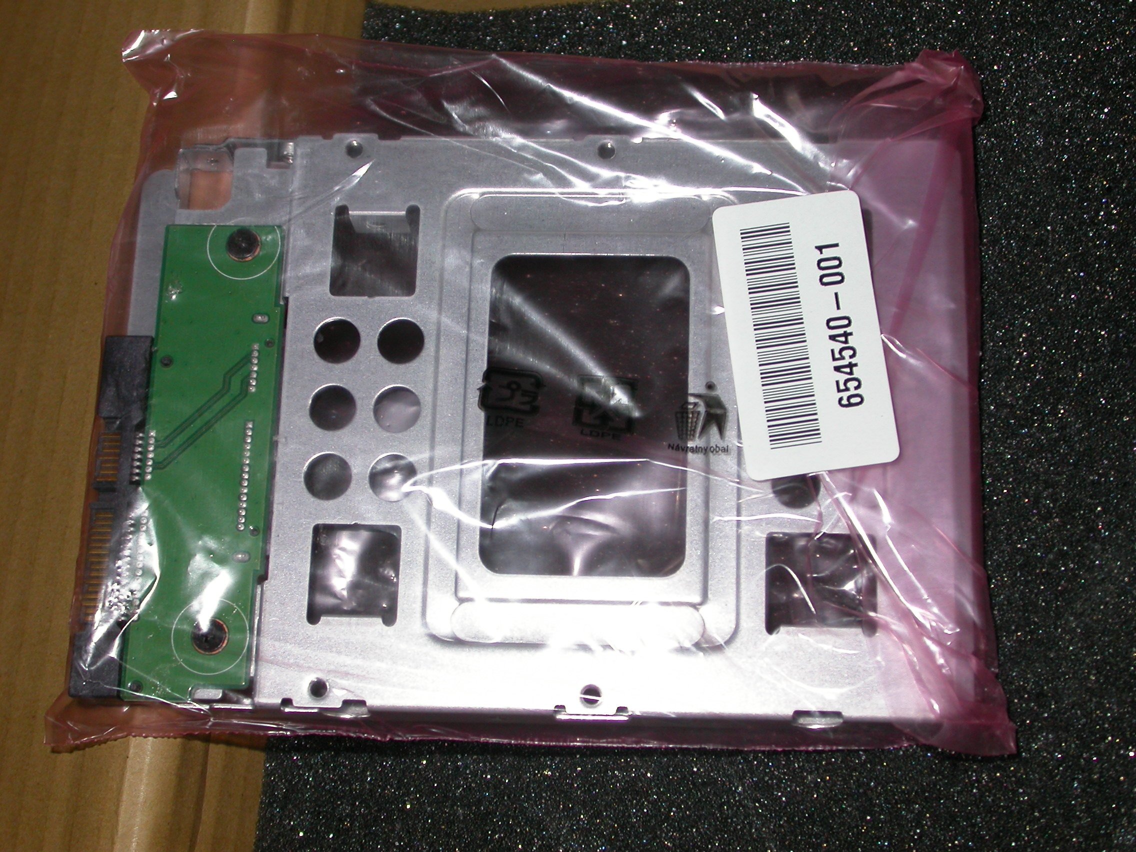 HPE Replacement Part Carrier 2.5Hdd to 3.5HDD Assy (S)