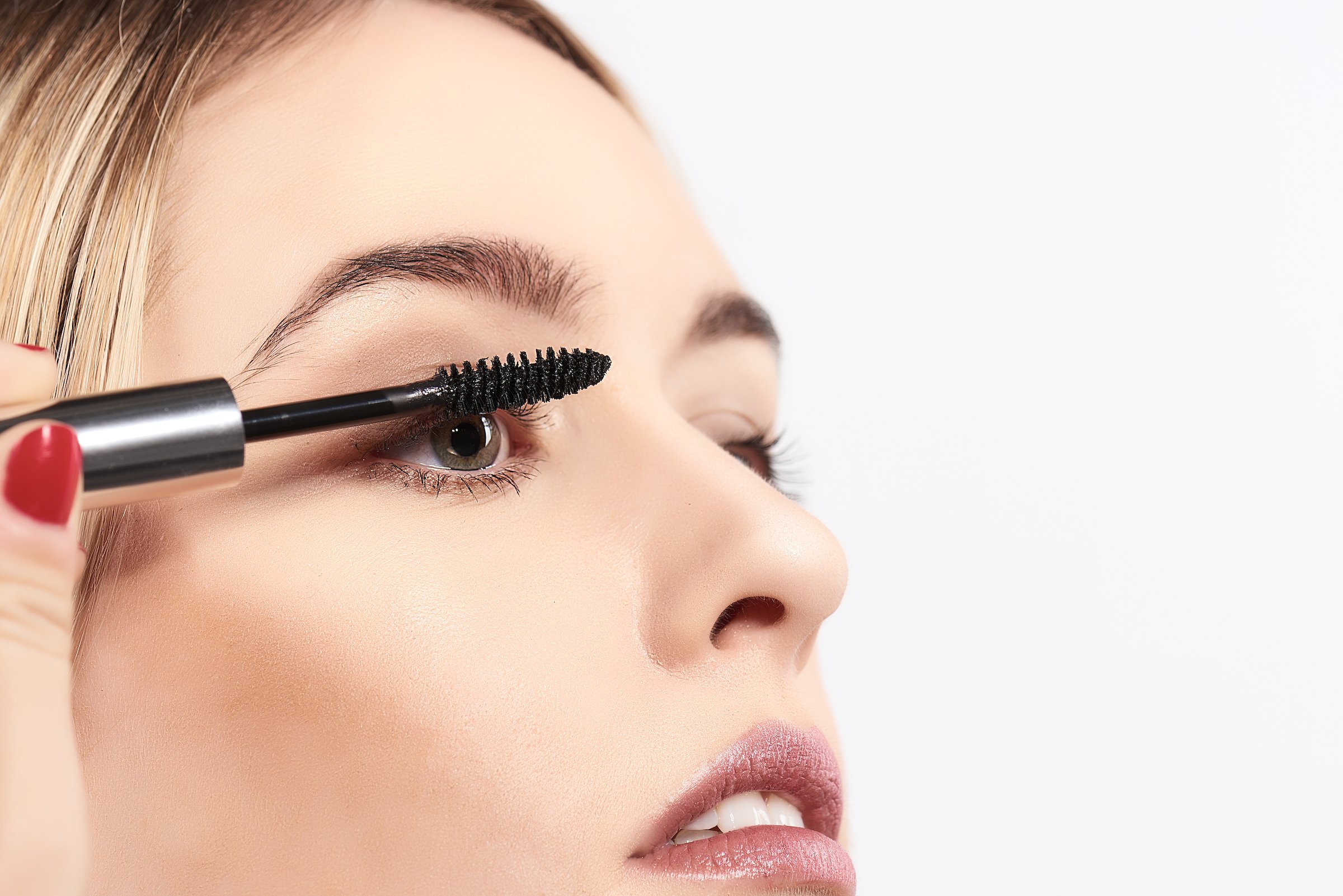 Mineral Mascara by EVXO - All Natural, Organic Ingredients, Hypoallergenic, Vegan, Cruelty Free, Gluten Free (Black)