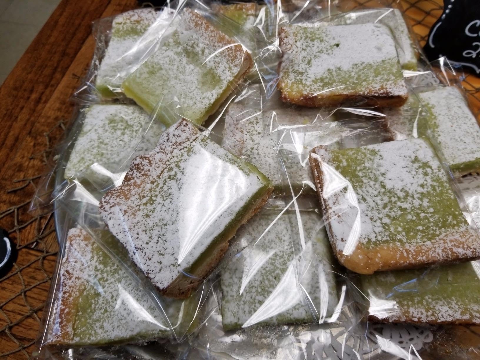 COOLAKE Self Sealing Cellophane Bags 6x8 Inch 100 Pcs Clear Resealable Cello Bags Self Adhesive Treat bags for Packaging,Bakery Bread,Cookies,Favors,Products,Candy