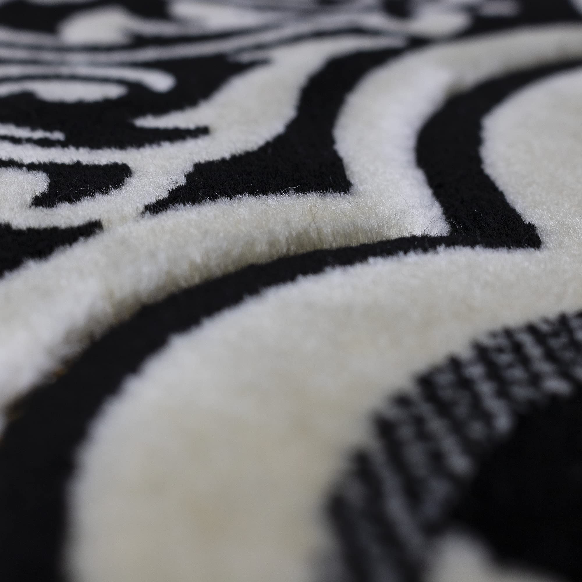 Modefa Turkish Islamic Velvet Prayer Rug - Thick Wide Soft Prayer Carpet - Men & Women - Large Prayer Mat - Eid & Ramadan Gift - with Kufi Cap Beads & Car Hanger - Double Plush Floral Black