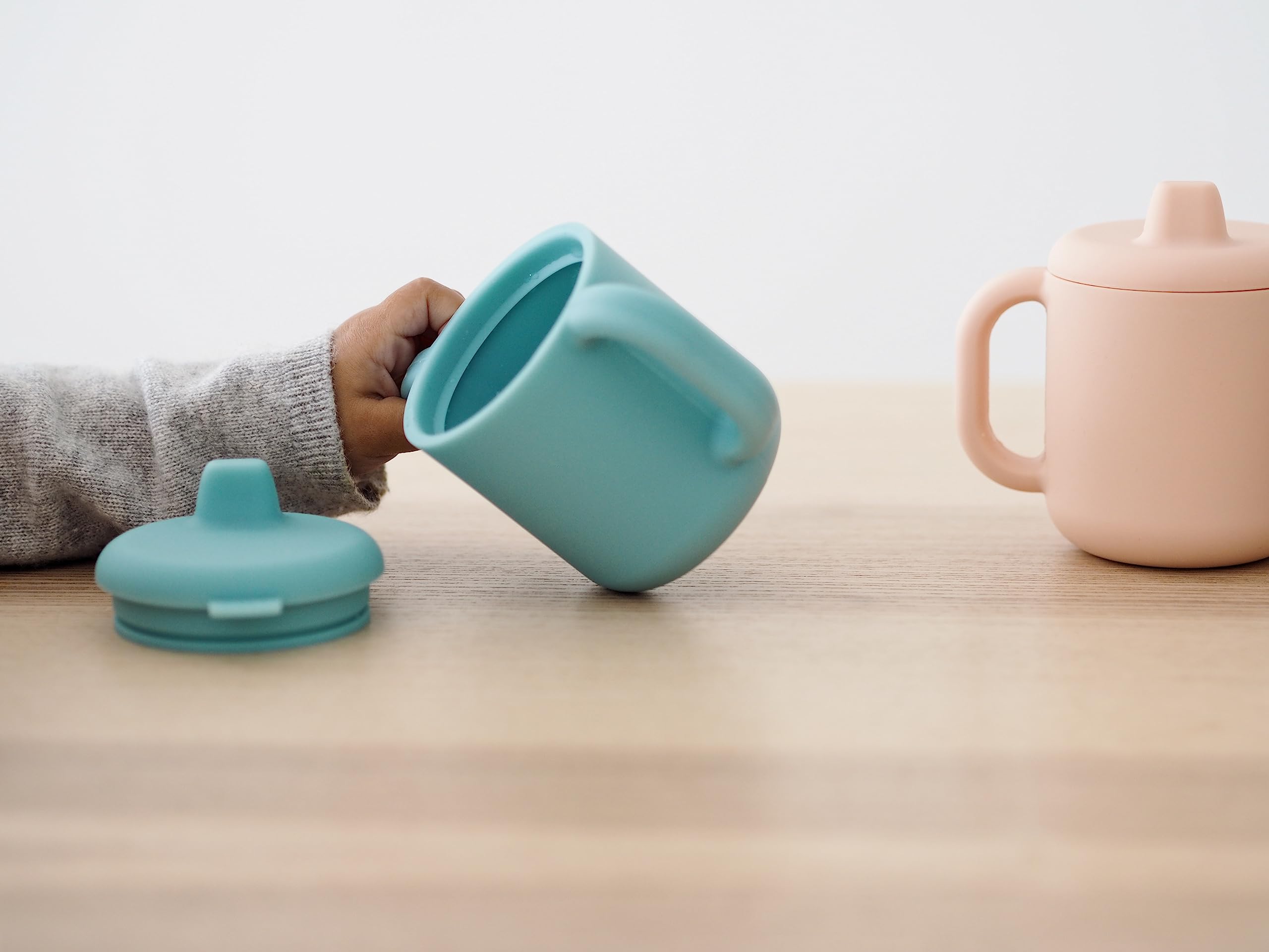 Beaba Silicone Training Cup, Baby Sippy Cup, Silicone Sippy Cup for Baby, Silicone Toddler Sippy Cup, Silicone Baby Cup Toddler Cups with Leakproof Lid, 5.5 oz (Rain)