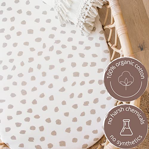 POPPI & MAX: 100% Organic Bassinet Sheets β Premium Jersey Cotton Bassinet Sheet Set | Fitted Baby Sheets for Standard Bassinet Pads | Bassinet Cover | Safari Giraffe