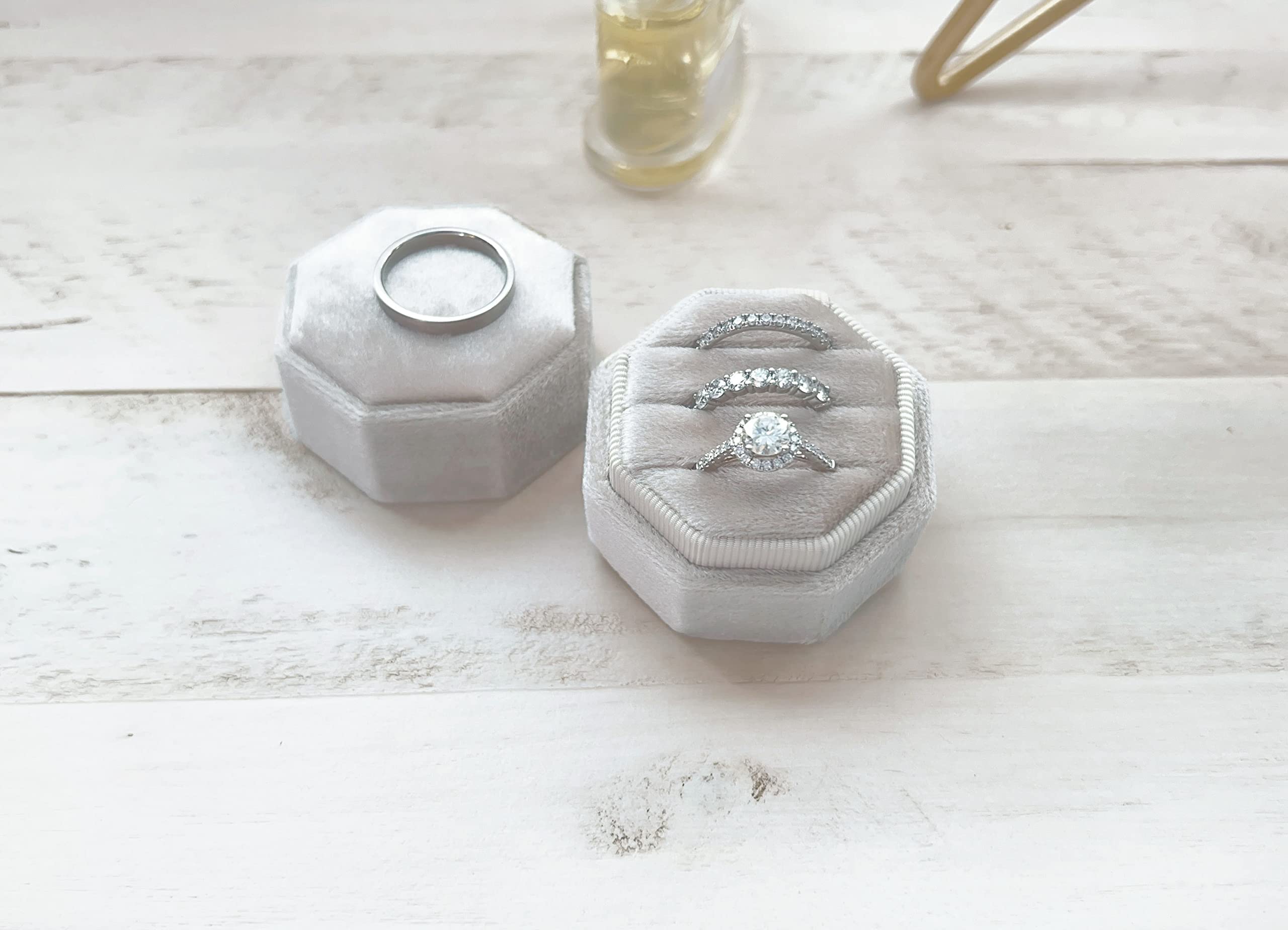 BLUTETE Velvet 3 Slots Jewelry Ring Box Engagement Wedding Box Keepsake Box Bridal Photo Ring Triple Slots Octagon (Champagne)