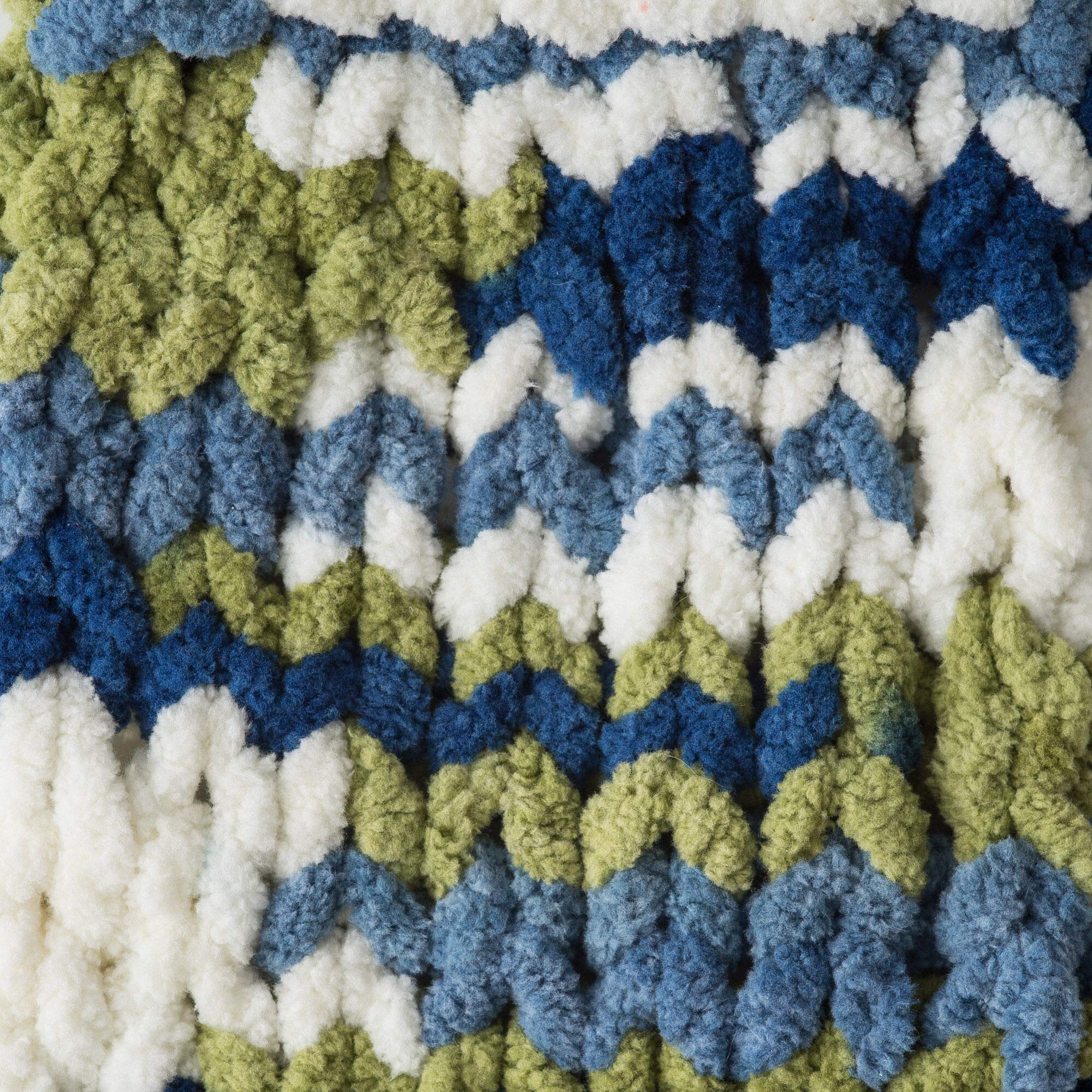 Bernat Blanket Yarn - Big Ball (10.5 oz) - 4 Pack with Pattern Cards in Color (Oceanside)