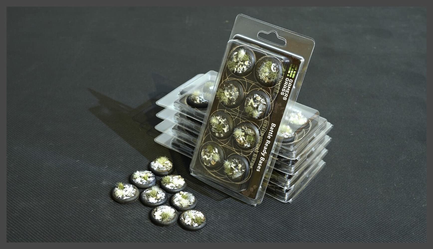Gamers Grass Battle Ready Bases: Winter Round Lip 30mm (x8)