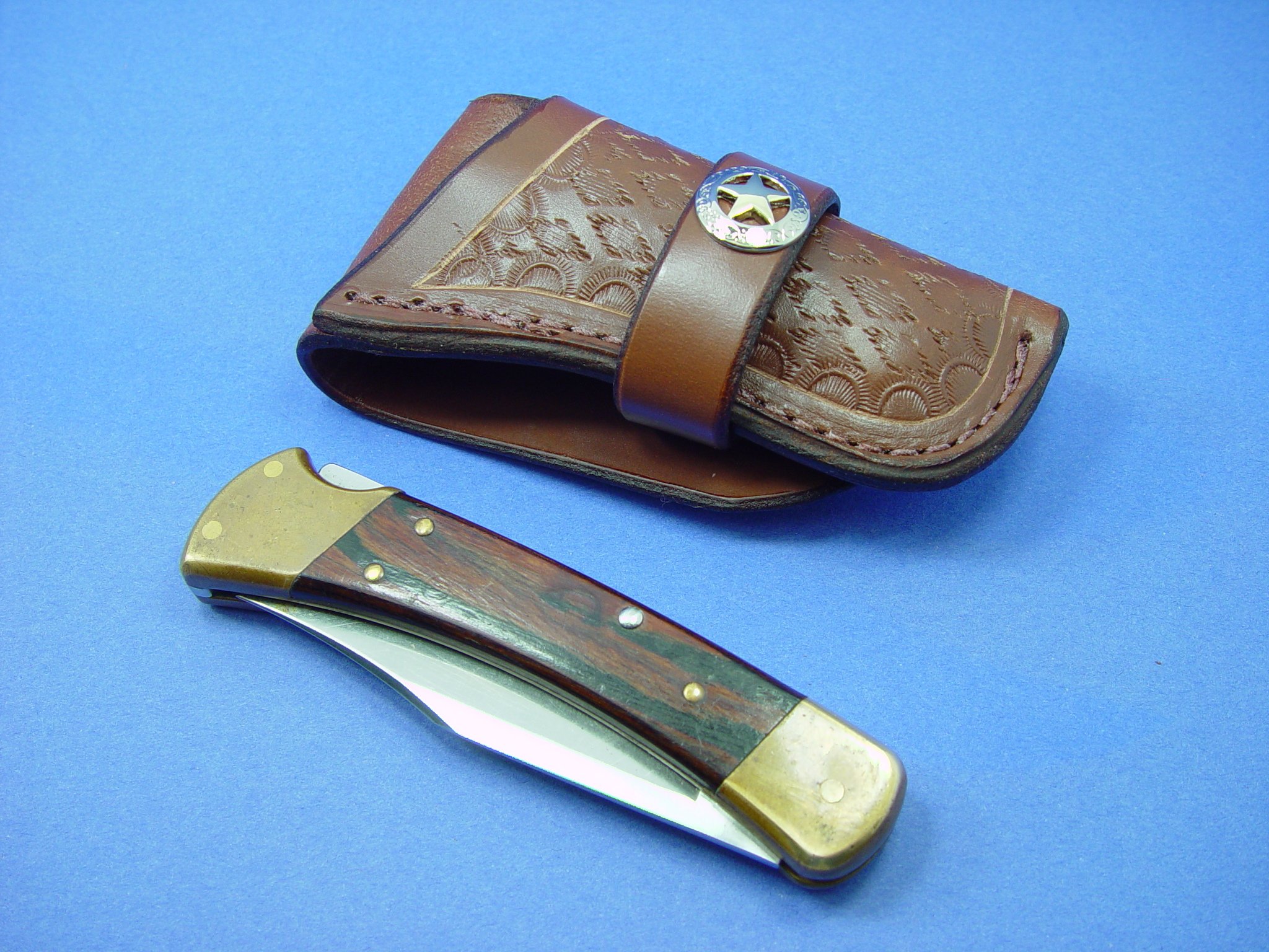 Custom Leather Sheath Made To Fit A Buck 110 or Similar Size Knife. Light Brown Western Style Sheath With Star Concho.
