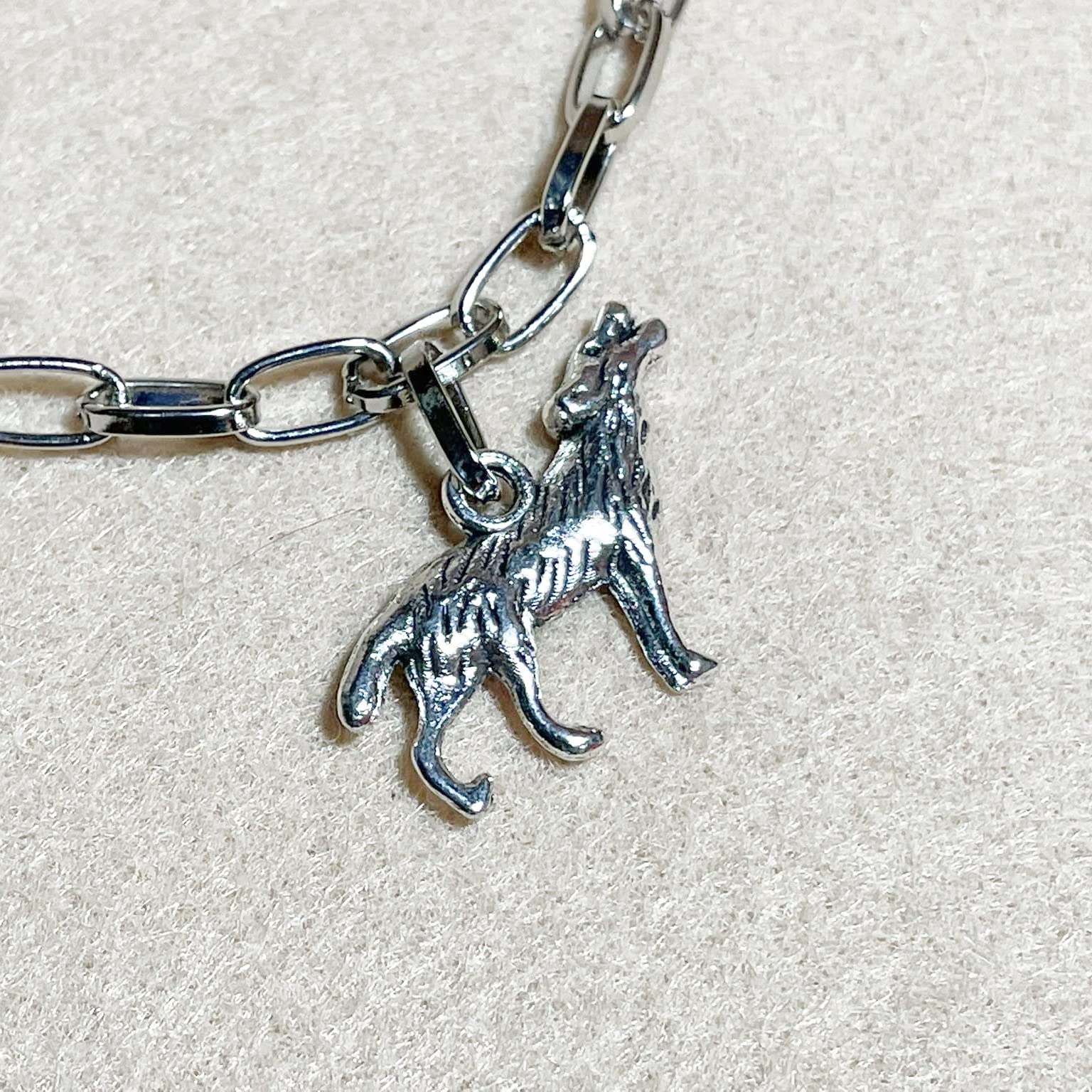 Bella Bracelet - Twilight Themed Graduation Gift Made of Silver Chain with Clear Heart Crystal Bead and Wolf Charm (silver wolf)