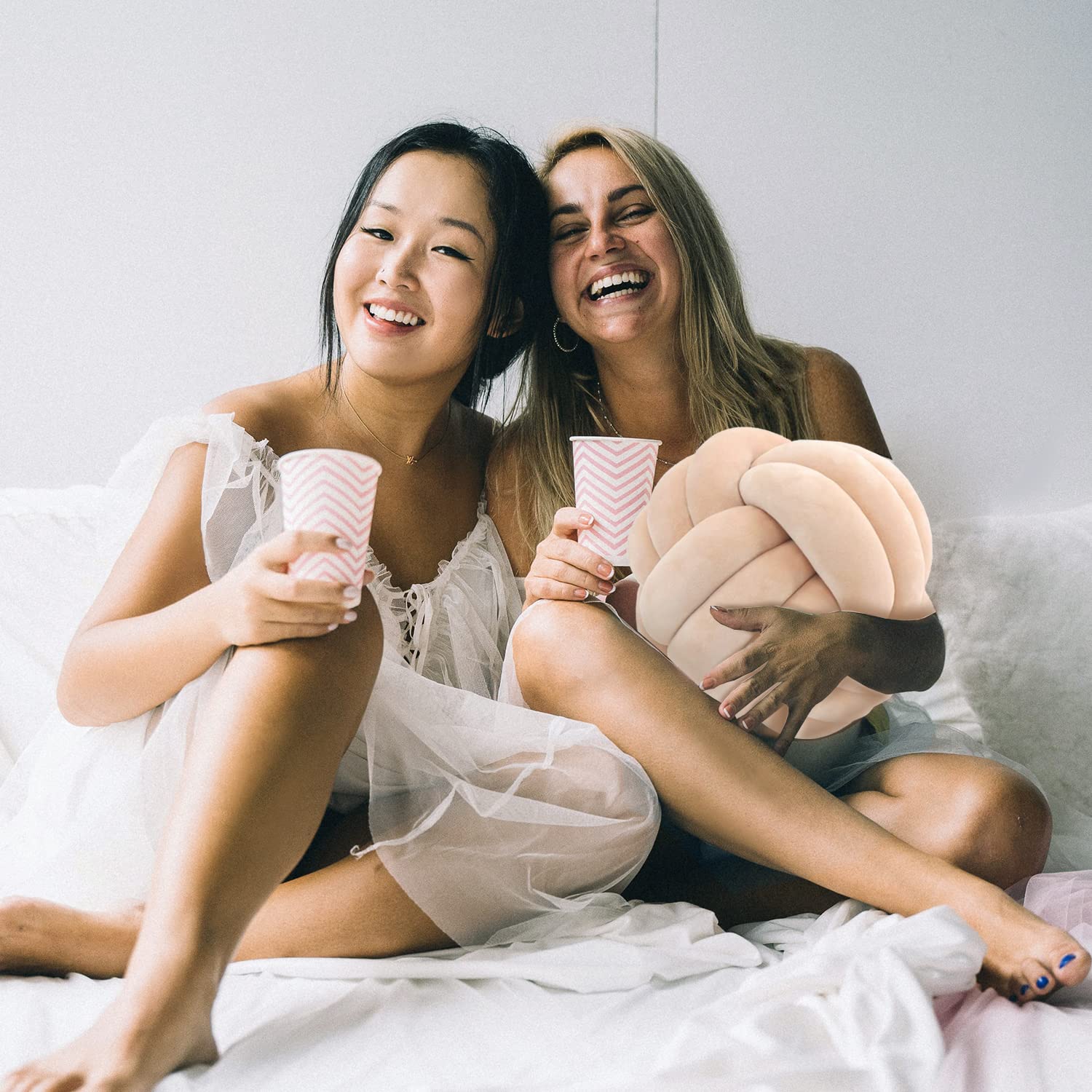 Aoruisen Ivory Soft Knot Ball Pillows, Knotted Plush Throw Pillow Cushion Round Throw Knot Pillow Handmade Round Plush Pillows Home Decorative for Sofa Bedroom Bed 8 inchs