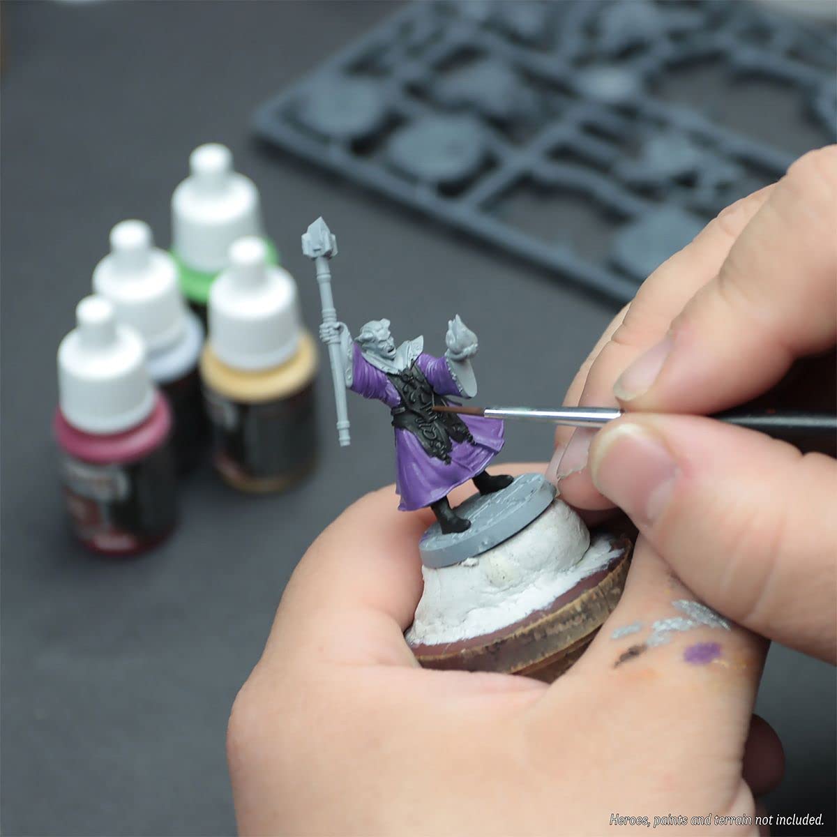 The Army Painter Gamemaster Miniature Paint Brushes - Model Paint Brushes for Miniature Painting - Acrylic Paint Brush Set with Bonus Item for Miniature Detailing