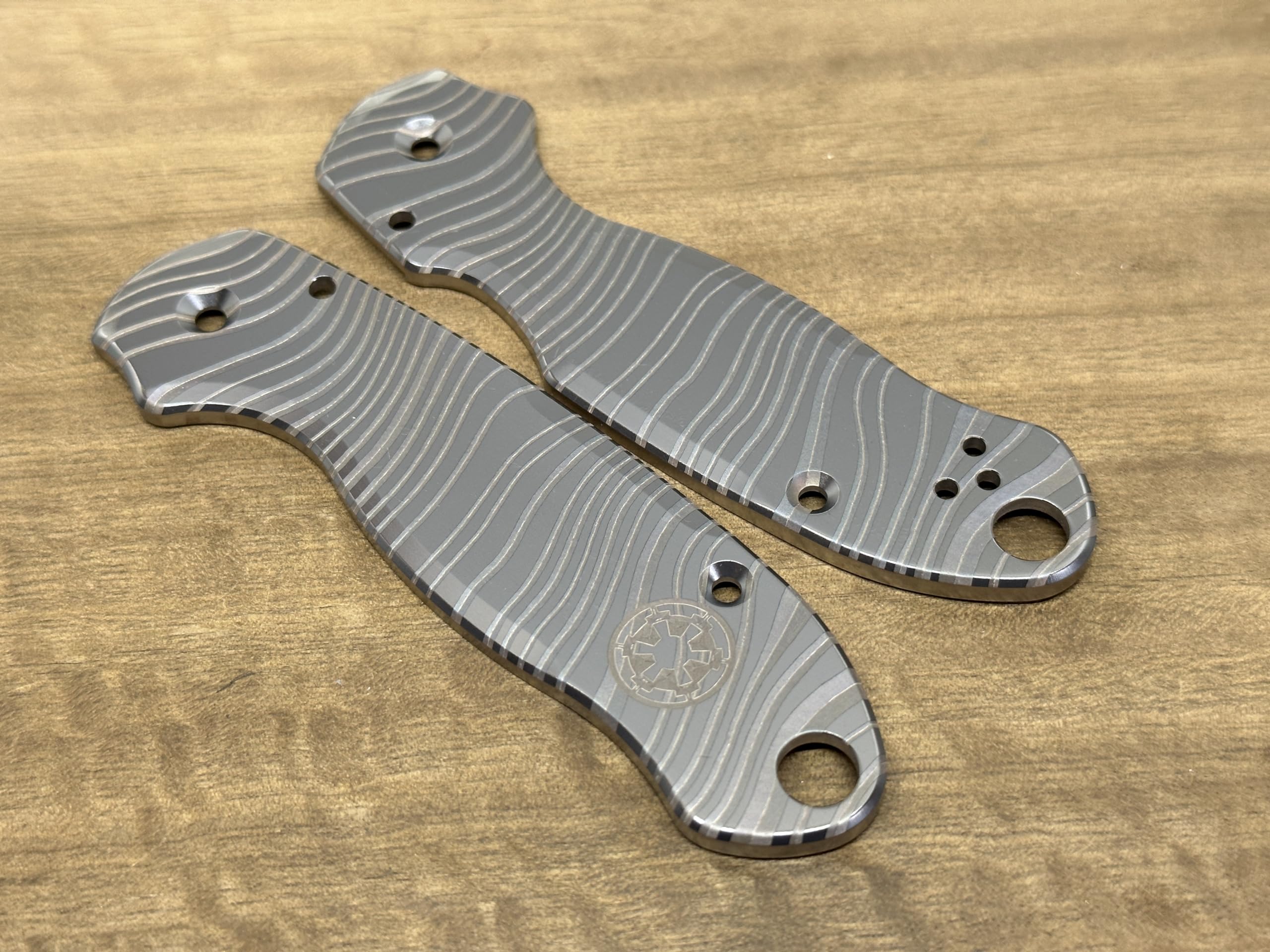 Black Mandalorian Titanium Scales for Spyderco Para 3