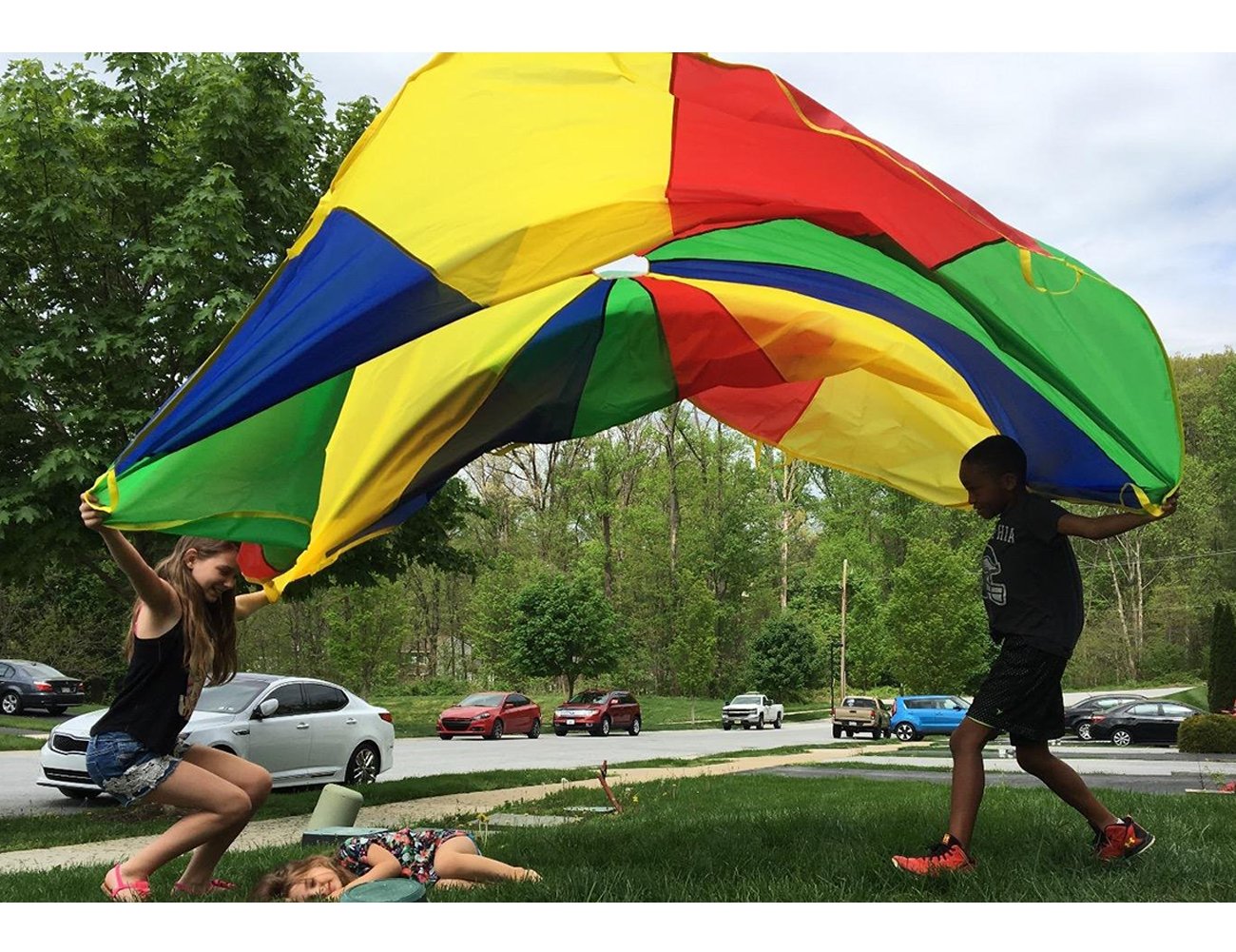 Everfunny Play Parachute, 12 Foot for Kids with 12 Handles Play Parachute for 8 12 Kids Tent Cooperative Games Birthday Gift