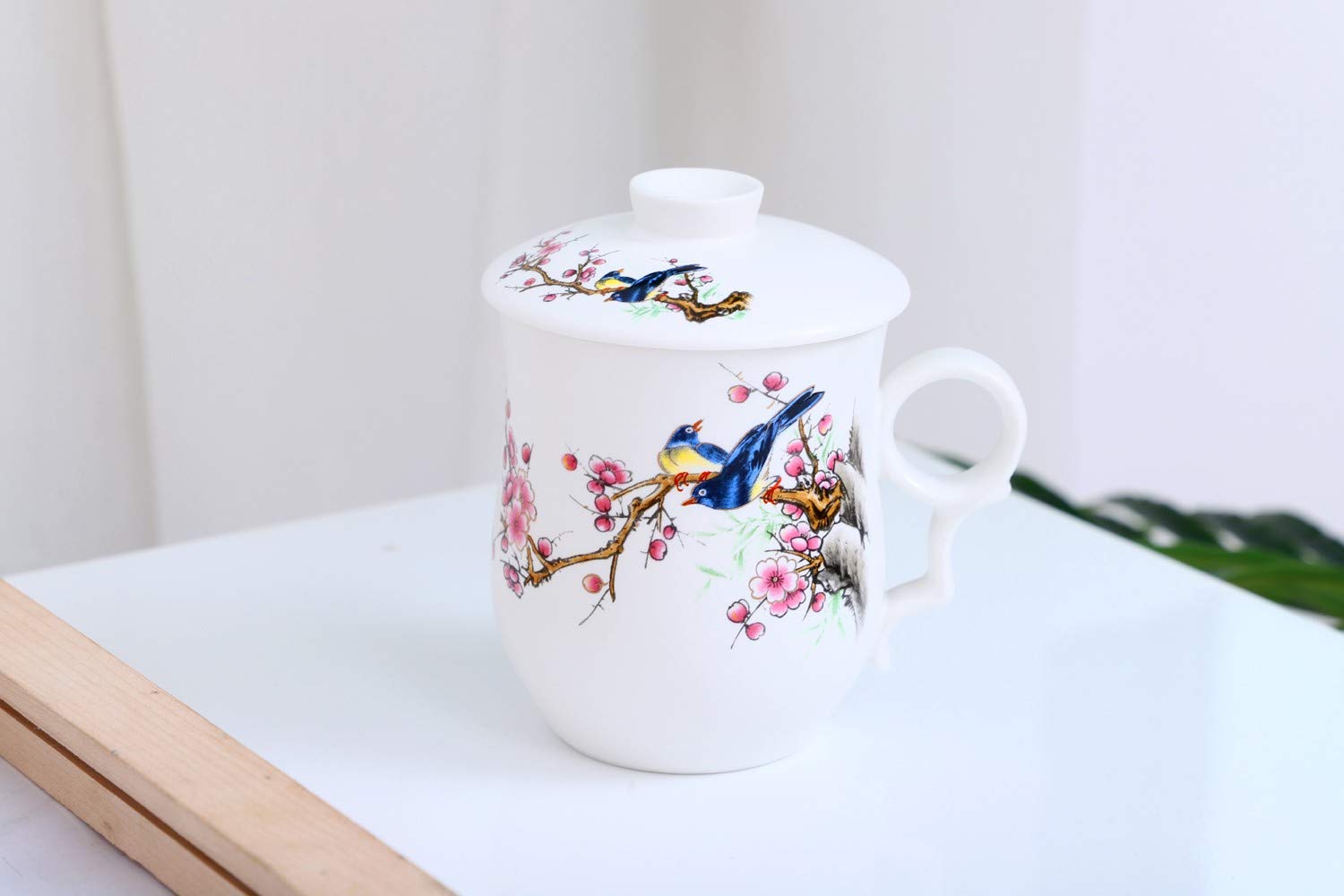 CYXChenyu Ceramic Tea Mug with Lid, Anti-scalding Handle Design Ceramic Coffee Mug or Tea Cup Milk Tea Drink Porcelain Cup, Great for Tea Lover Gift (Magpie)